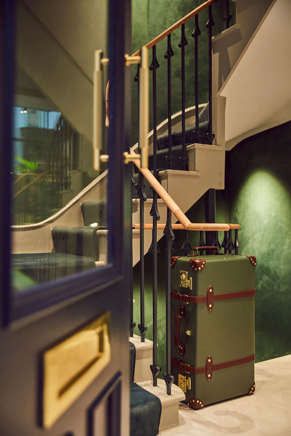 Project: Globe-Trotter Burlington Arcade — Draw Creative Design