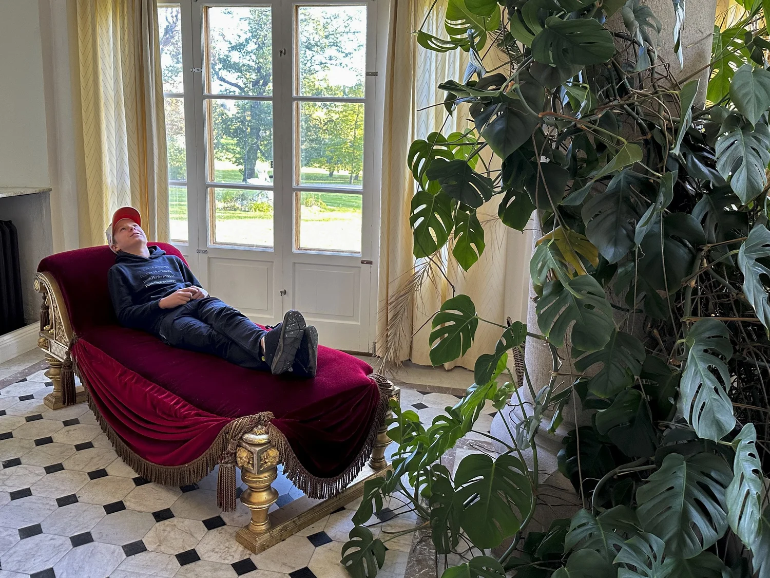 De renoverar Merlo slott och flyttar in med familjen — Heja Sundsvall