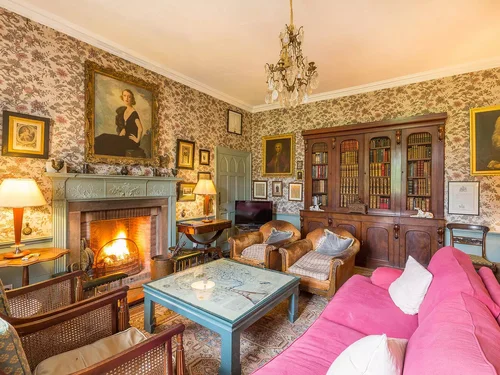 About — Wardhill Castle