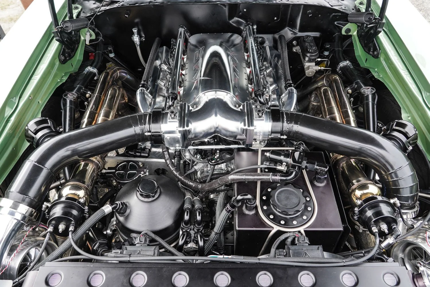 3500hp Dodge Viper, a Blown Buick-Motored Truck, Tom Bailey Makes It ...