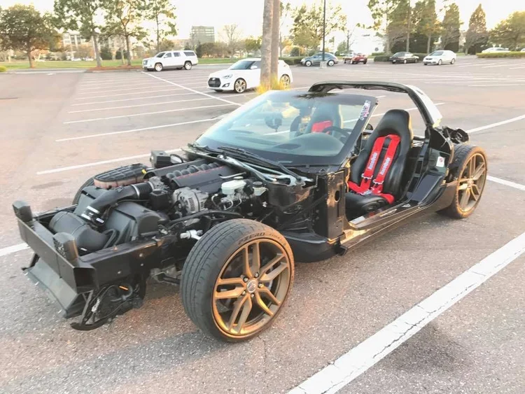 How Cleetus McFarland Became the First to Pilot a Stick Shift Corvette ...