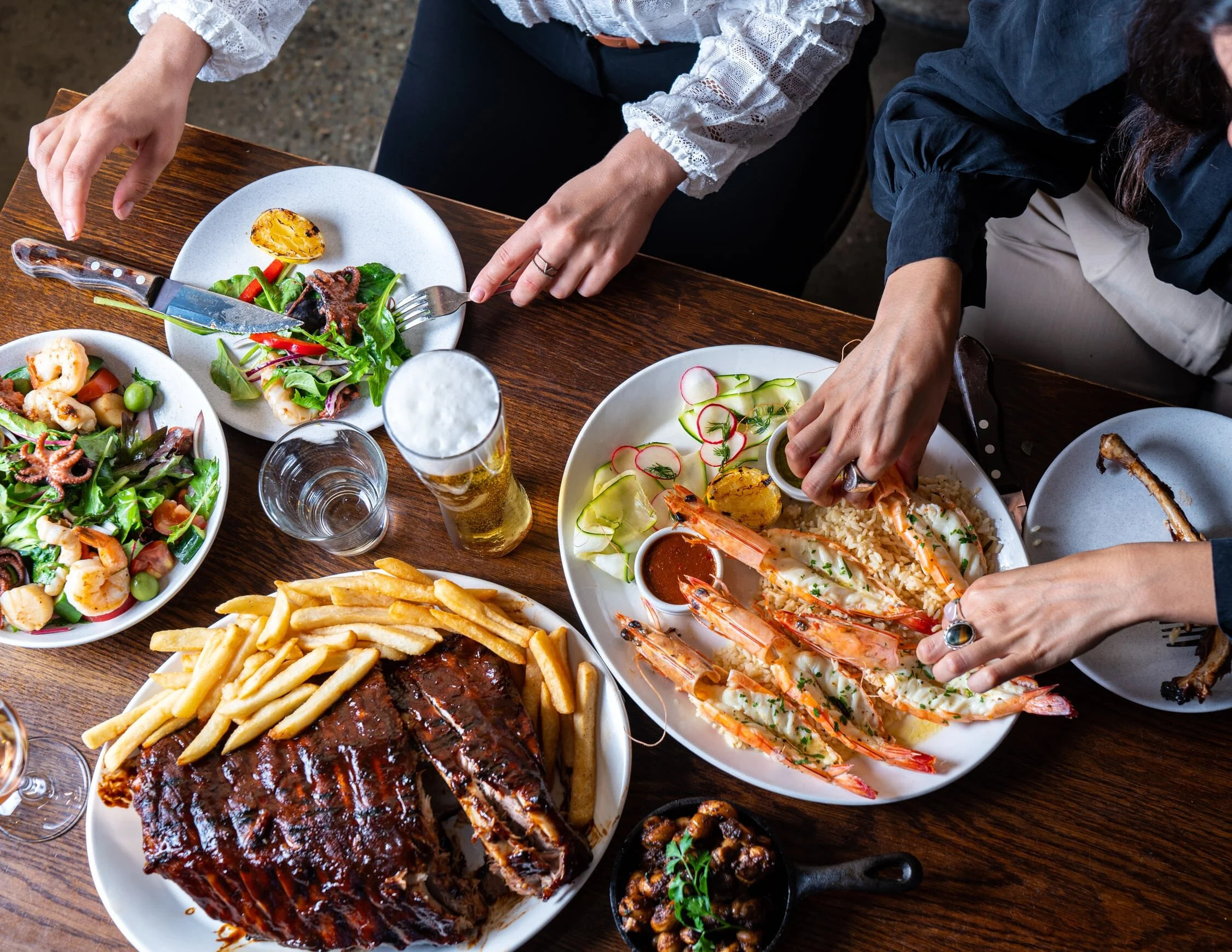 Sydney's Famous Steak & Ribs Restaurants - Hurricane's Grill & Bar