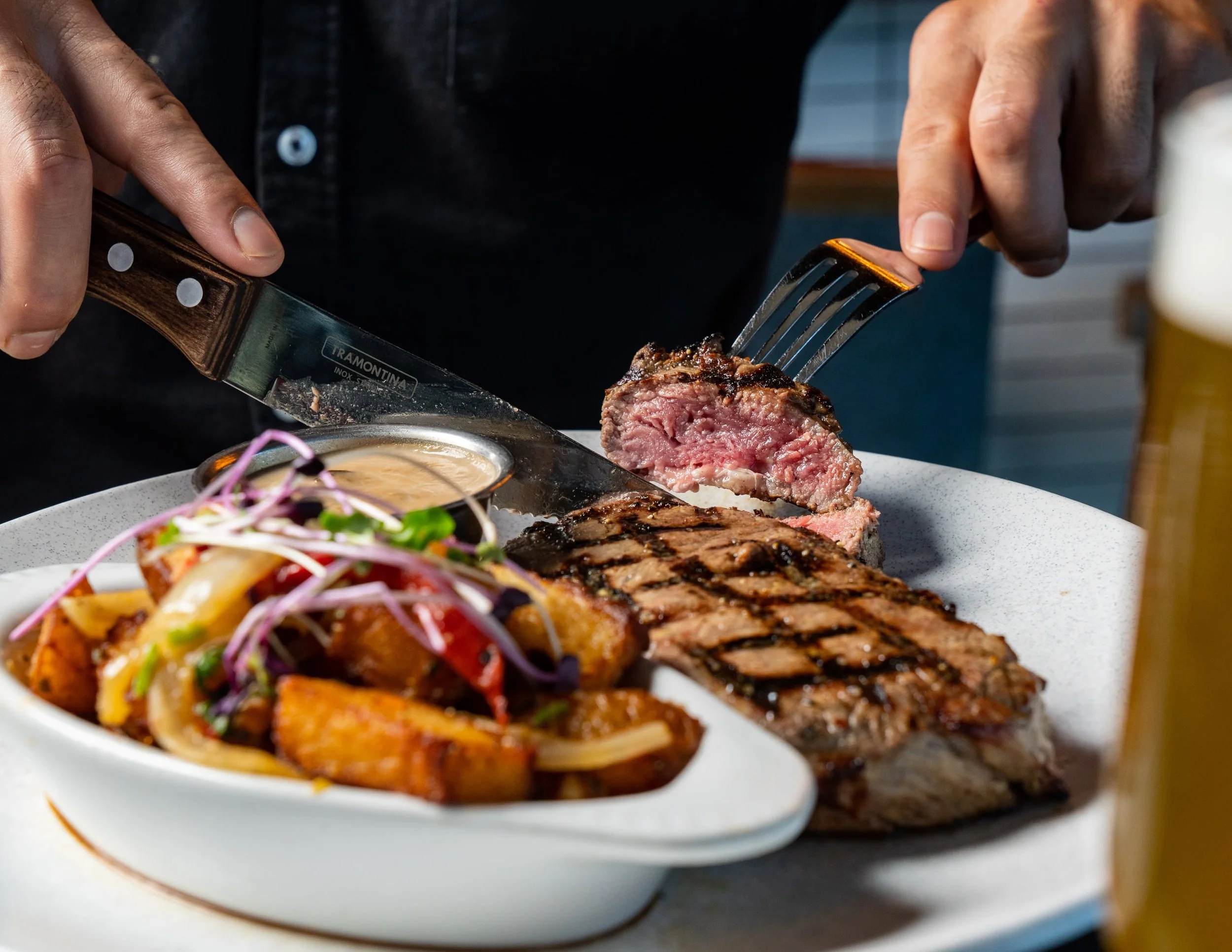 Sydney's Famous Steak & Ribs Restaurants - Hurricane's Grill & Bar