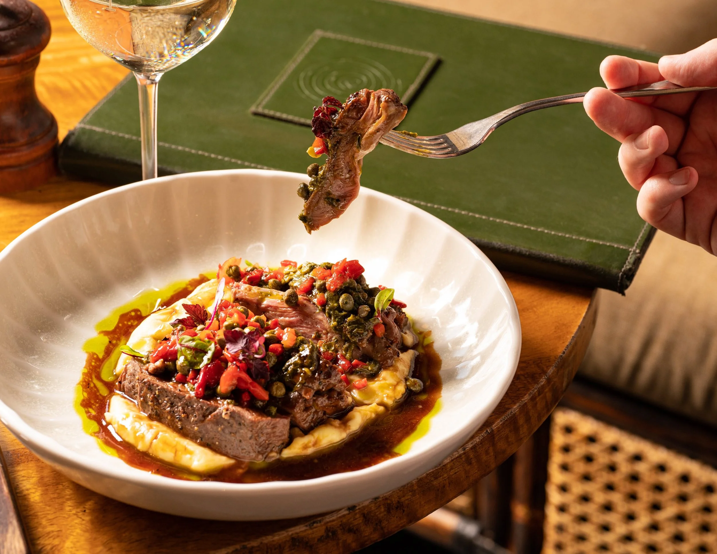 Sydney's Famous Steak & Ribs Restaurants - Hurricane's Grill & Bar