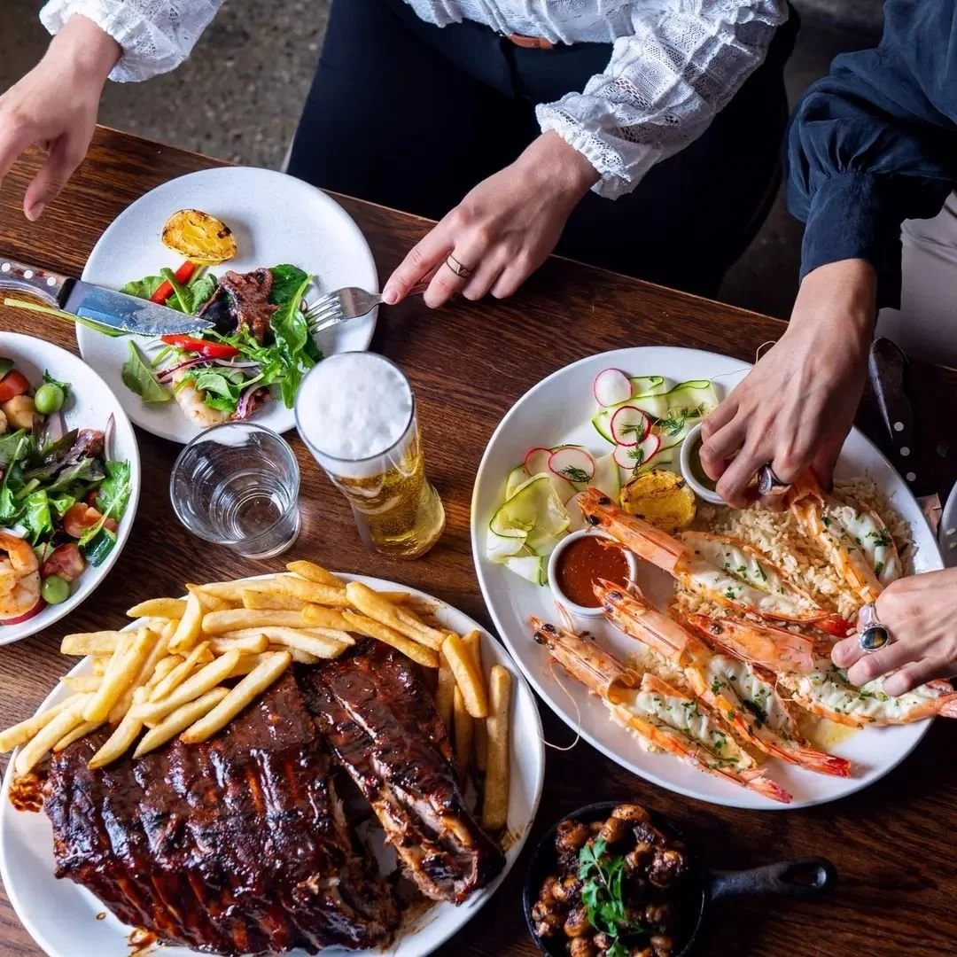 Sydney's Famous Steak & Ribs Restaurants - Hurricane's Grill & Bar