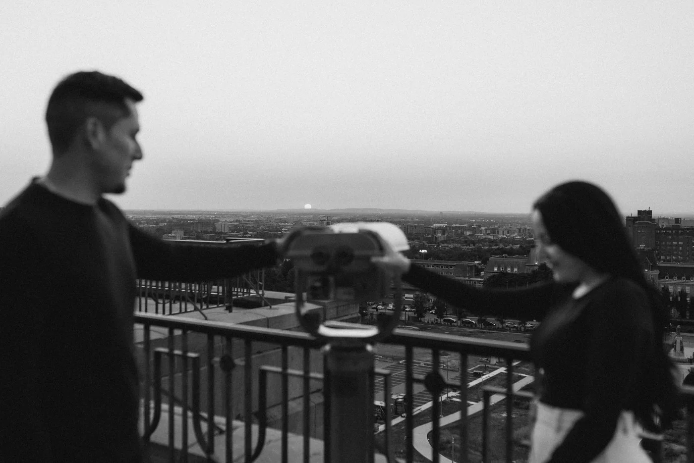 Une séance photo de couple toute en douceur à l’oratoire saint-joseph ...