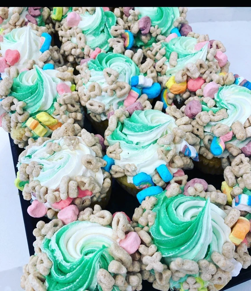 B'zzz Custom Cakes | Fort Mill Cupcakes and Custom Cakes