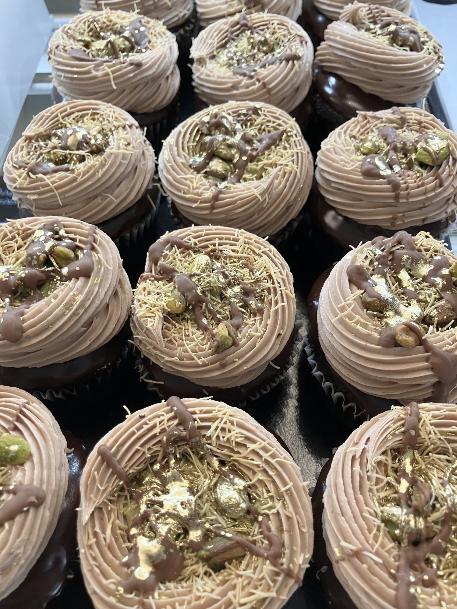 B'zzz Custom Cakes | Fort Mill Cupcakes and Custom Cakes
