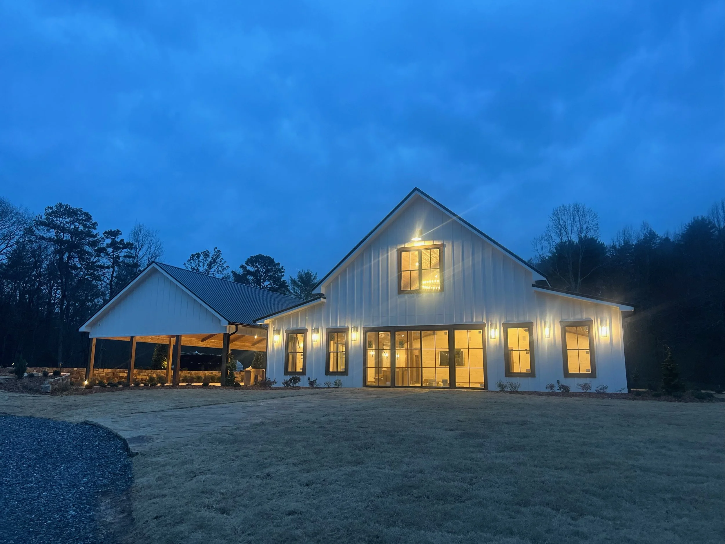 Wedding Venue in North Georgia | Deep South Farm | Mountain Barn Venue ...