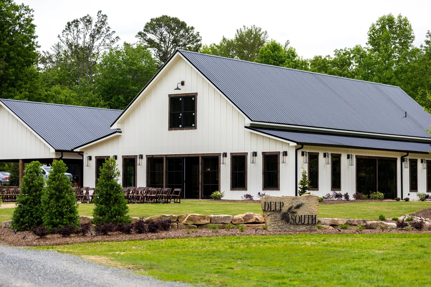 Wedding Venue in North Georgia | Deep South Farm | Mountain Barn Venue ...
