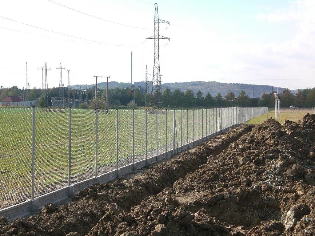 Standard beton lábazati elemek és kiegészítők - Alfafence Hungary