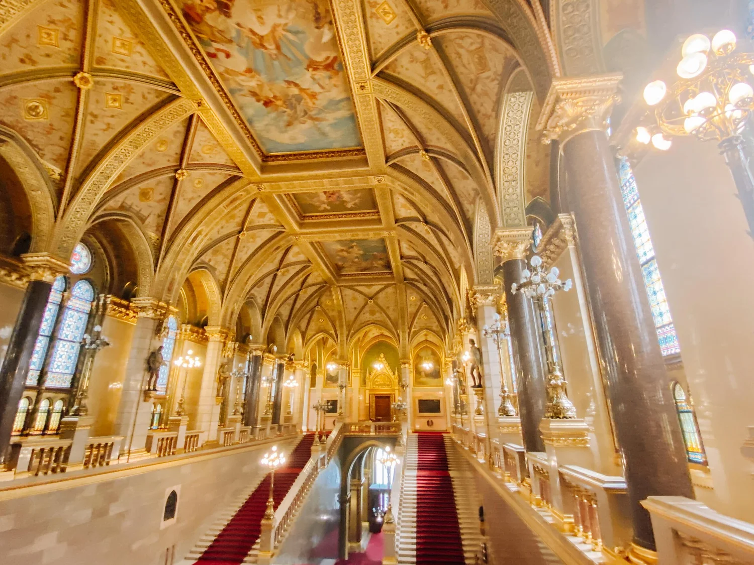 Working Remotely in Budapest, Hungary (Digital Nomad Travel Guide!)