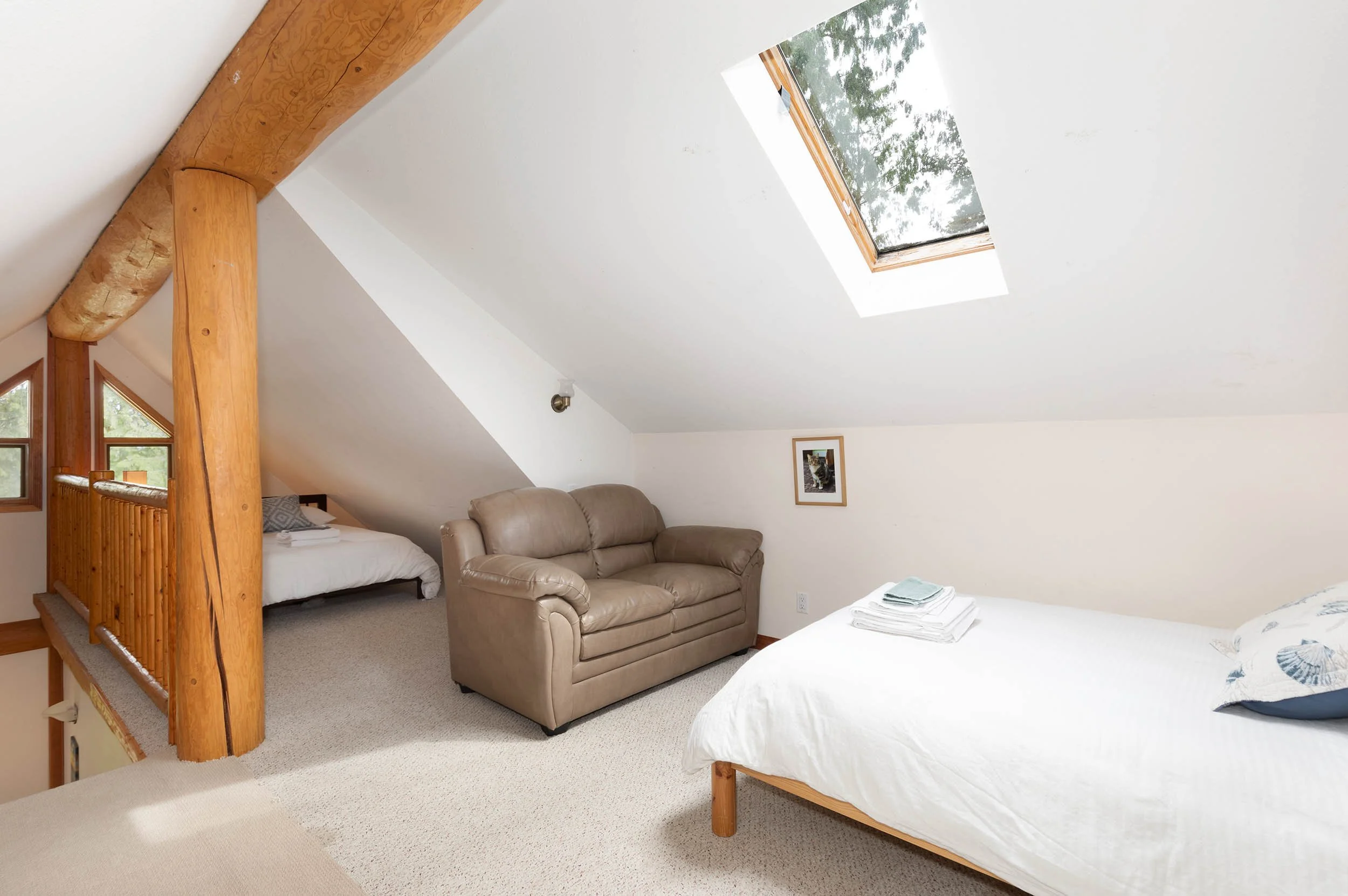 Rooms — Scotch Creek Chalet