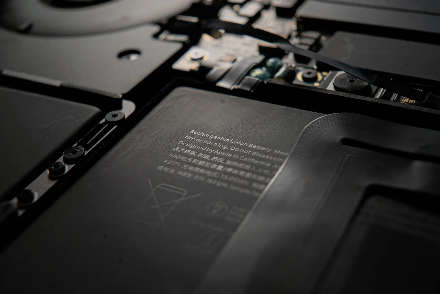 MacBook 12in M7 Review (2025) – Still Worth It?