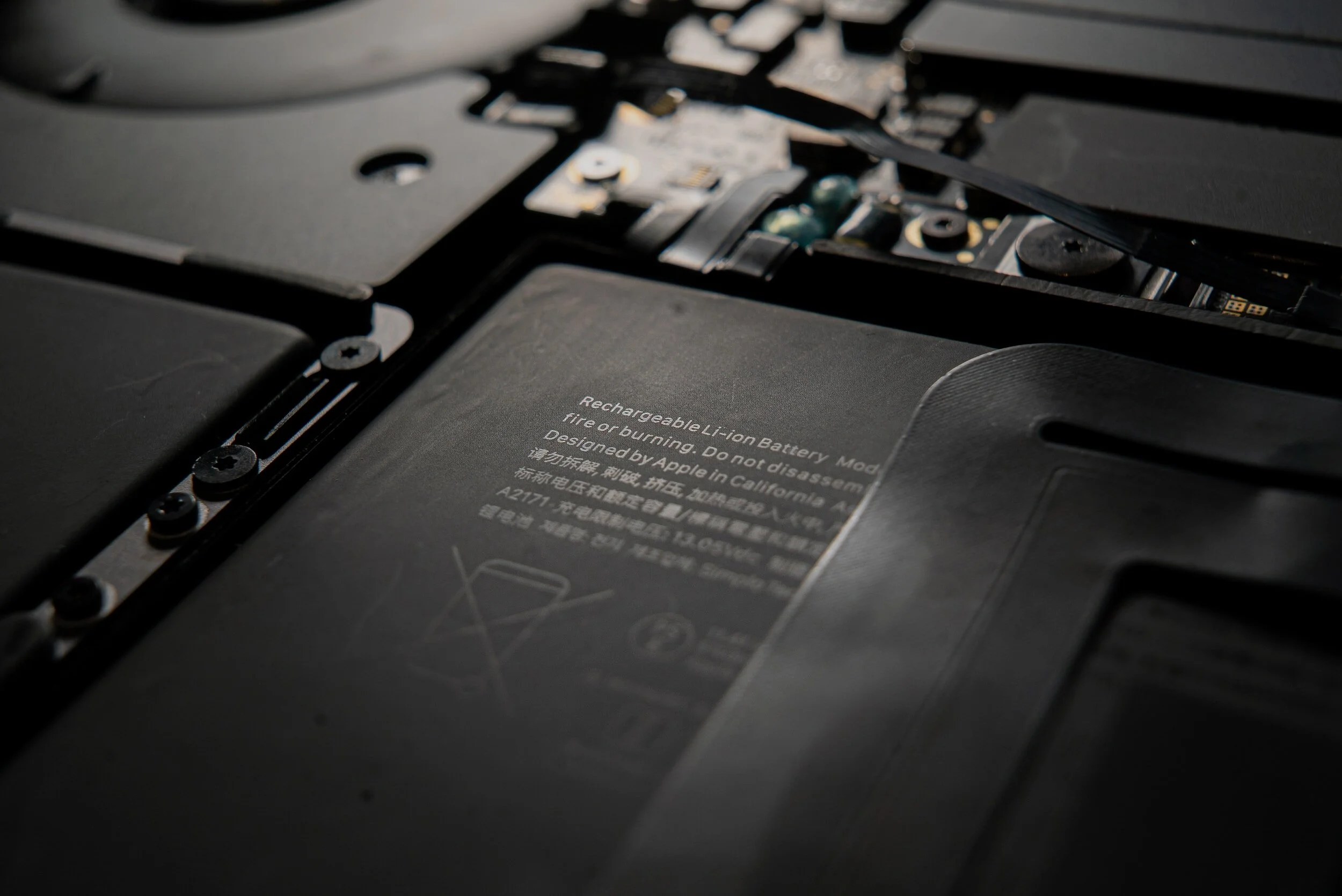 MacBook 12in M7 Review (2025) – Still Worth It?