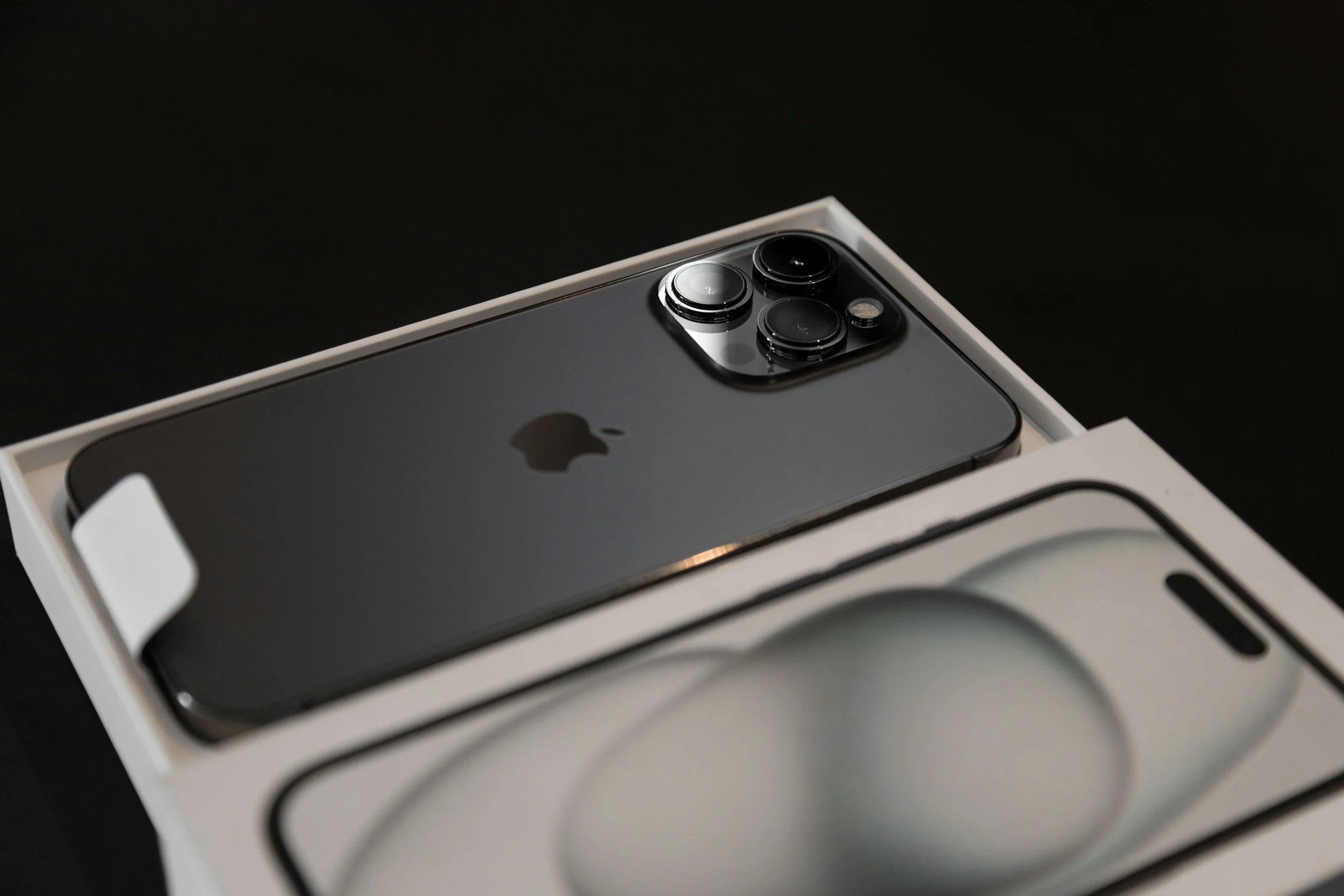 How to Charge iPhone 15 – Everything You Need to Know