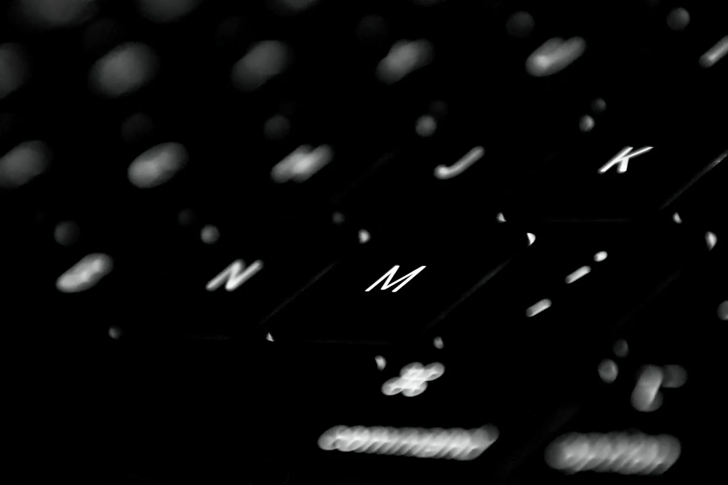 How to Scroll on MacBook – Complete Guide