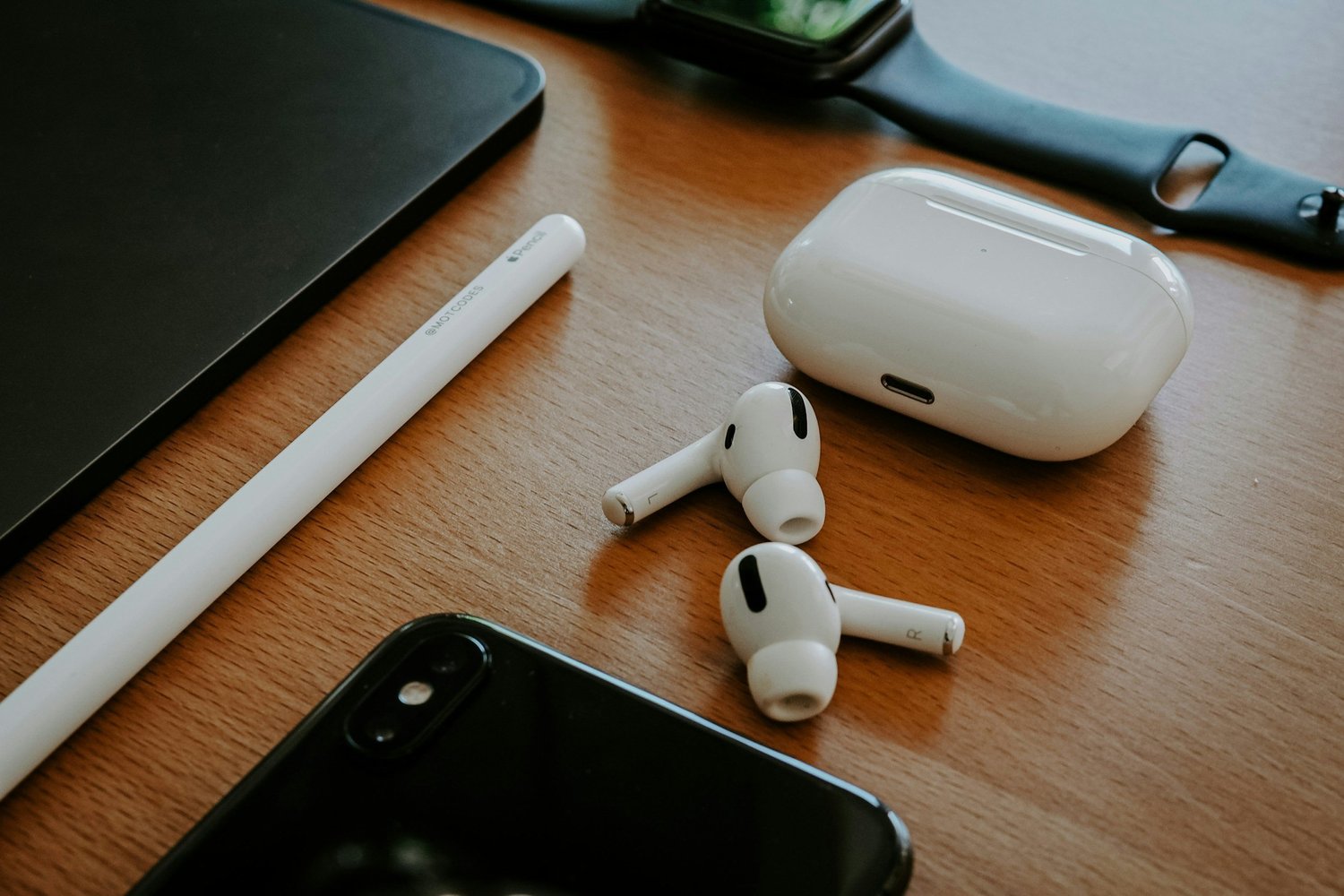 How to Remove AirPod Pro Tips