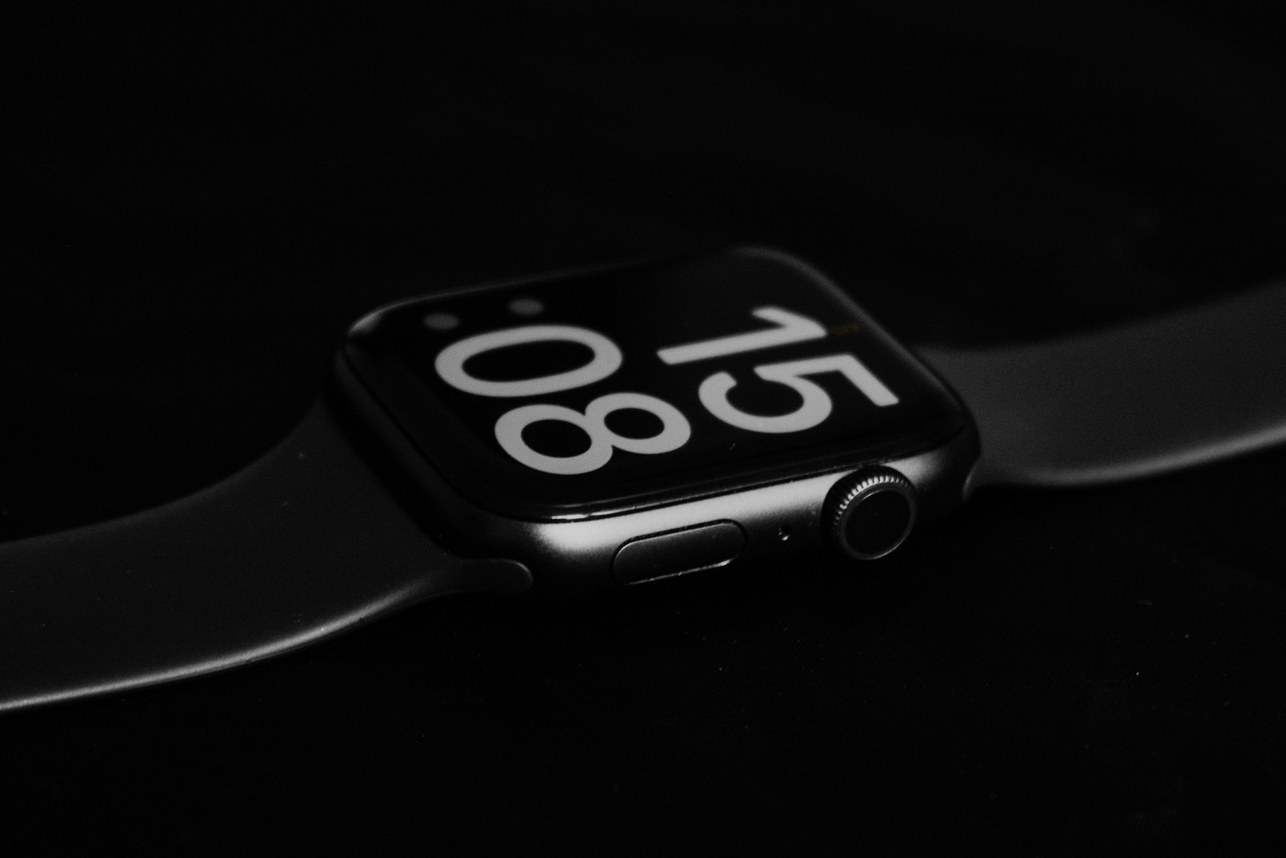How to Charge Apple Watch (All Models)
