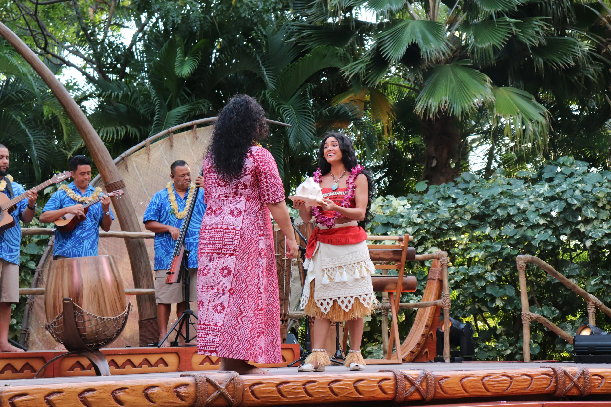 Aulani Luau Review | Ka Wa'a VIP Dinner Show & Experience | The Orlando ...