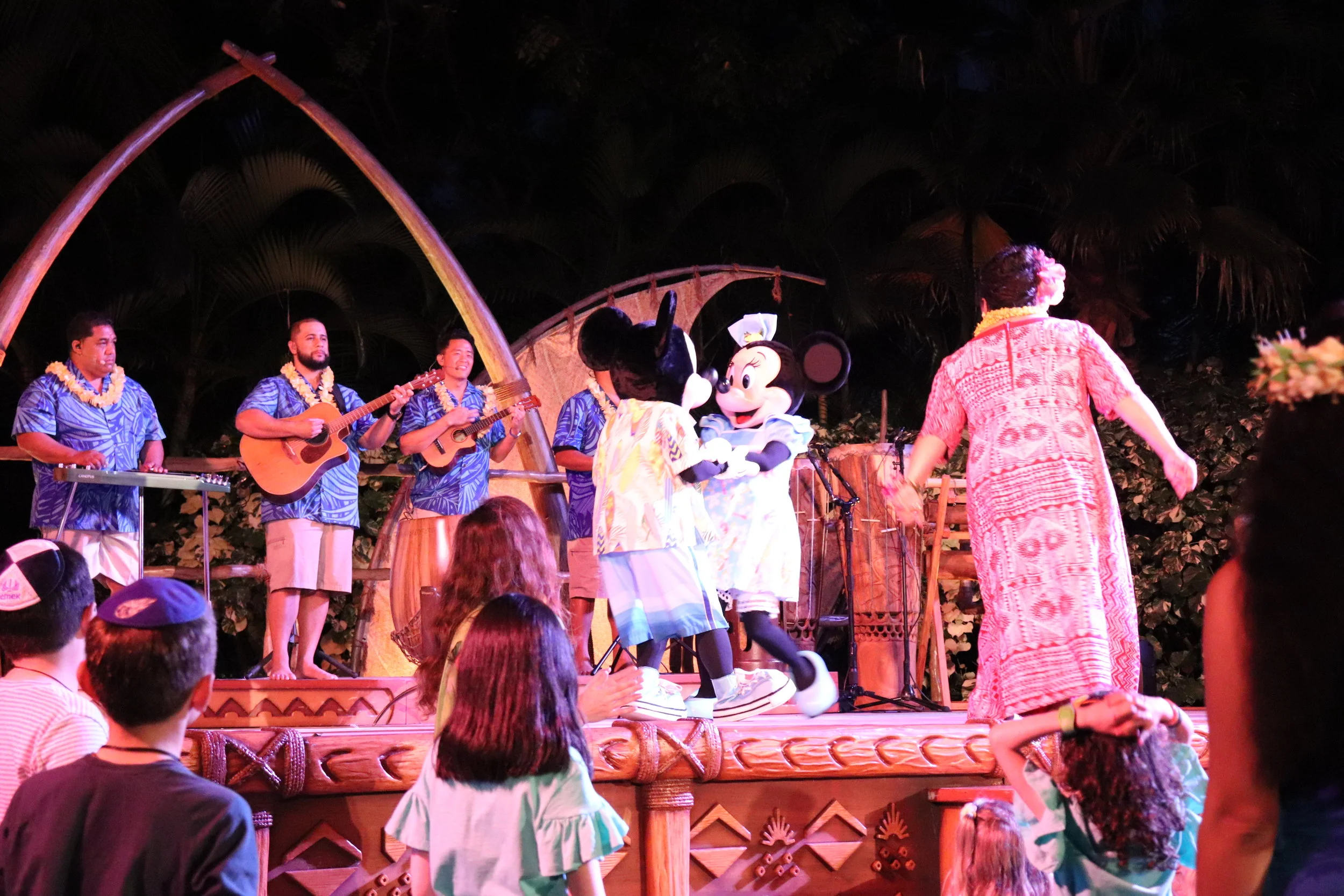 Aulani Luau Review | Ka Wa'a VIP Dinner Show & Experience | The Orlando ...