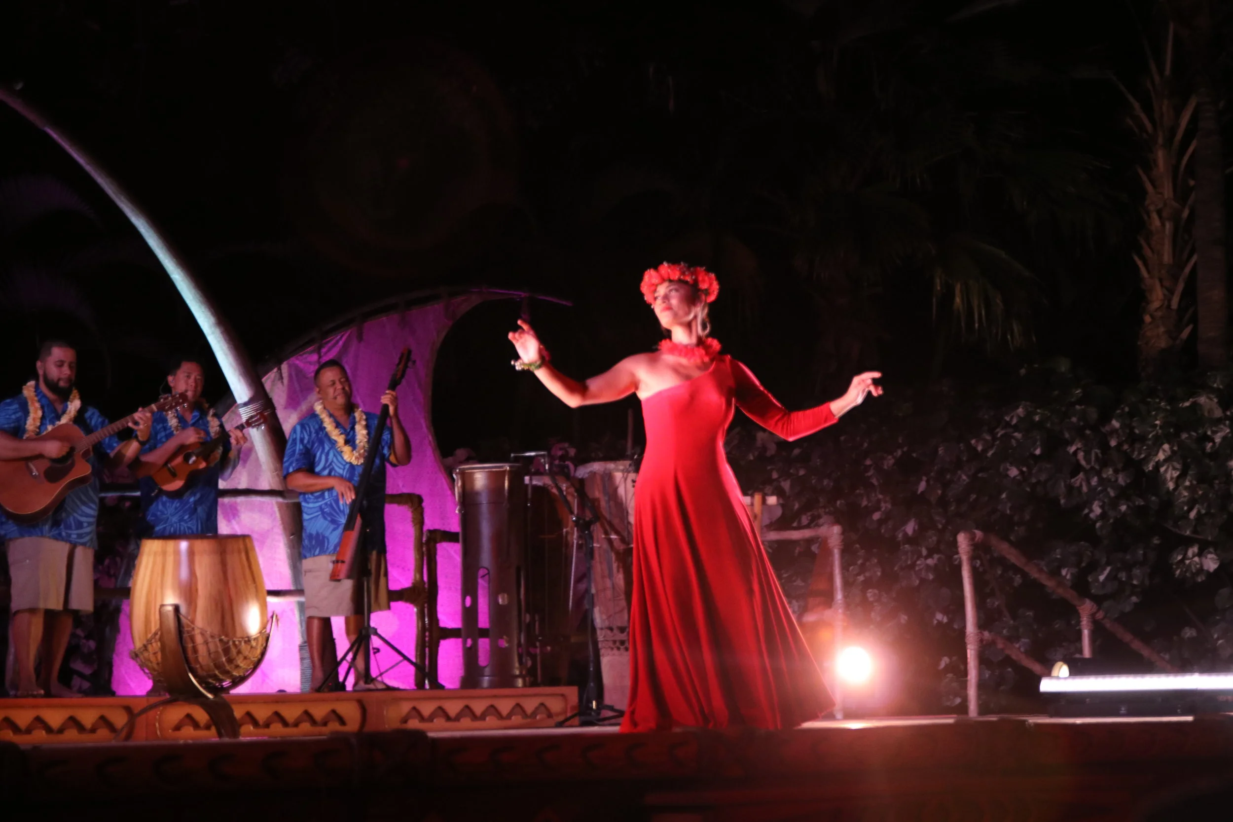 Aulani Luau Review | Ka Wa'a VIP Dinner Show & Experience | The Orlando ...