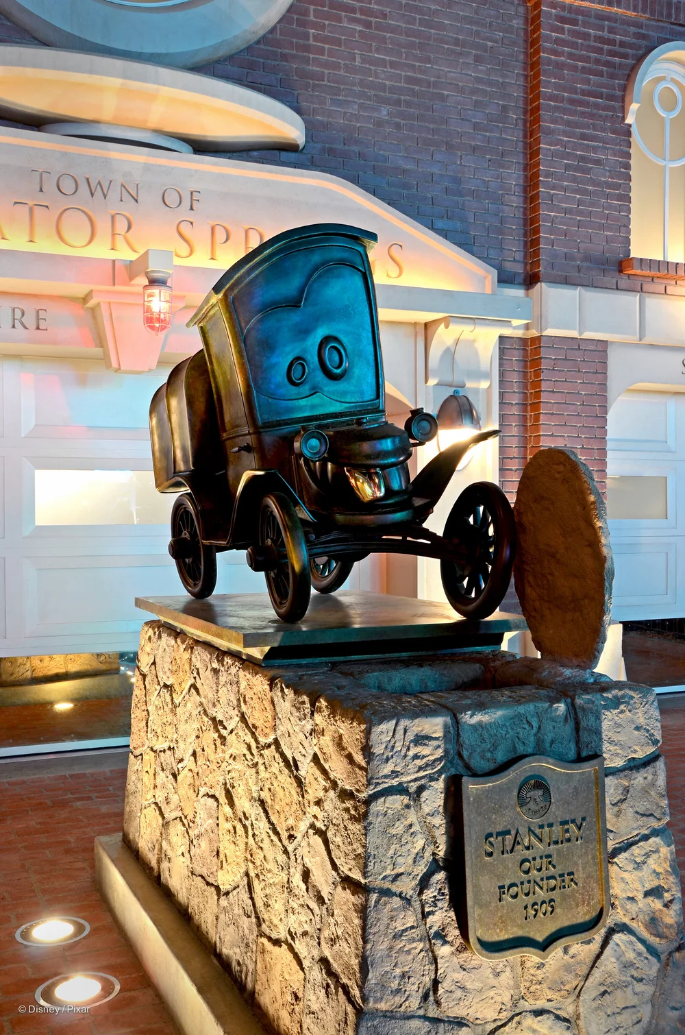 Cars Land Review 2020 | Disney California Adventure | The Orlando DINKs ...