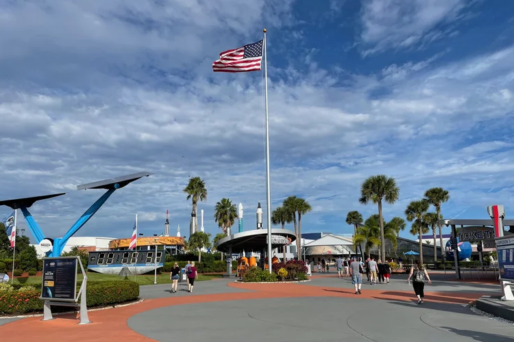 Kennedy Space Center Visitor Complex Review | KSC Guide | The Orlando ...