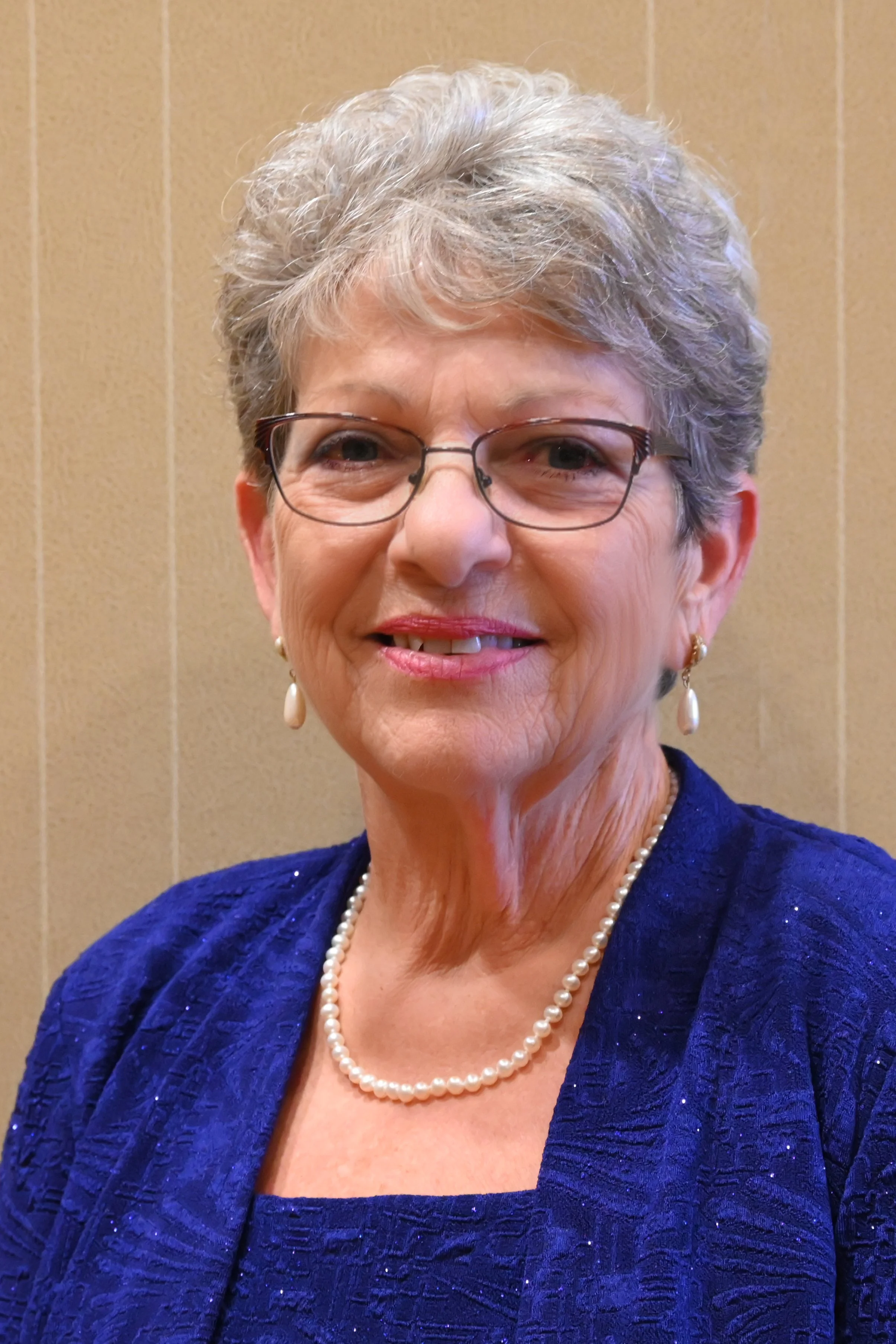 About 5 — Phi Beta Psi Sorority