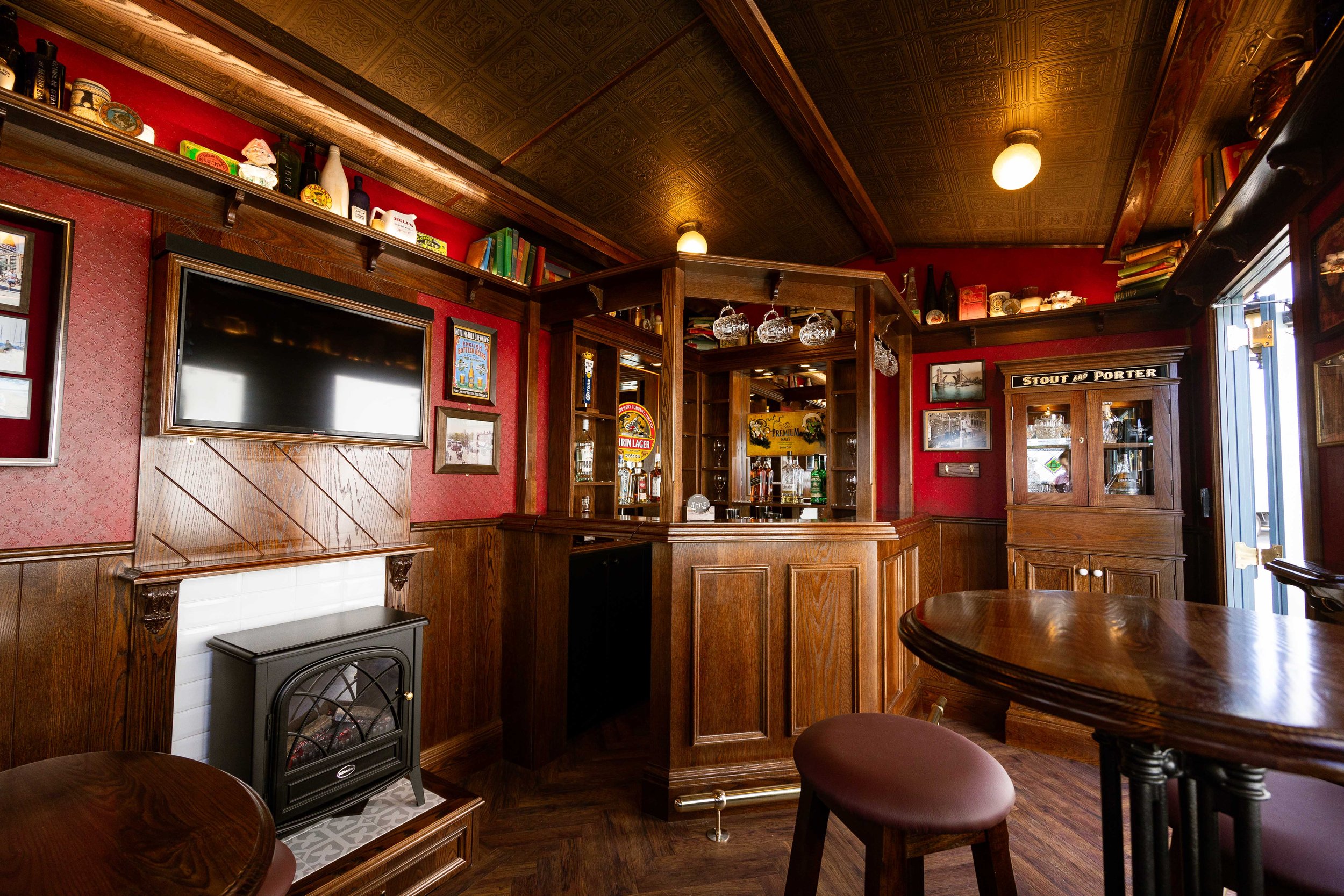 Own a Pub — My Little Pub