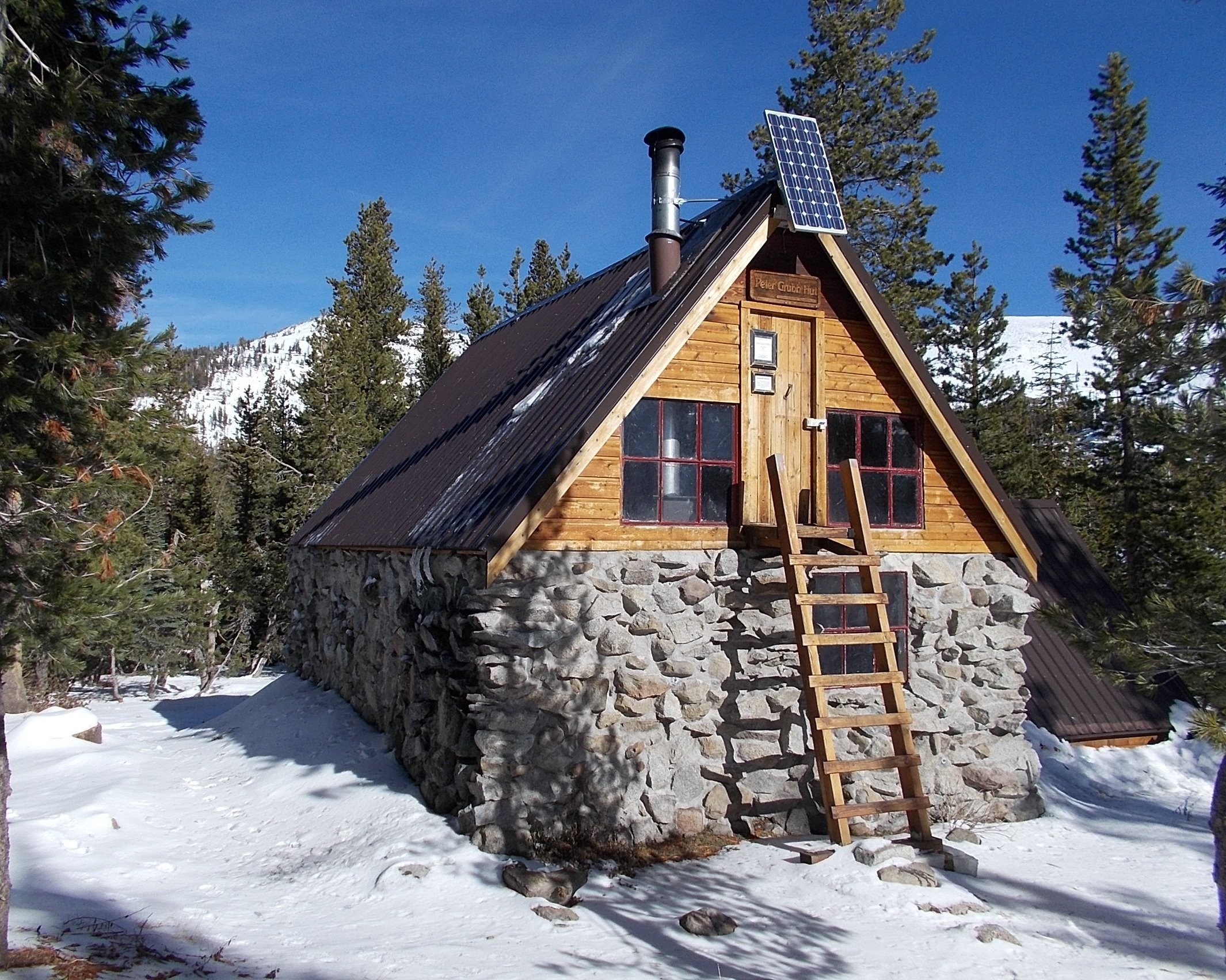 Peter Grubb Hut — Clair Tappaan Lodge
