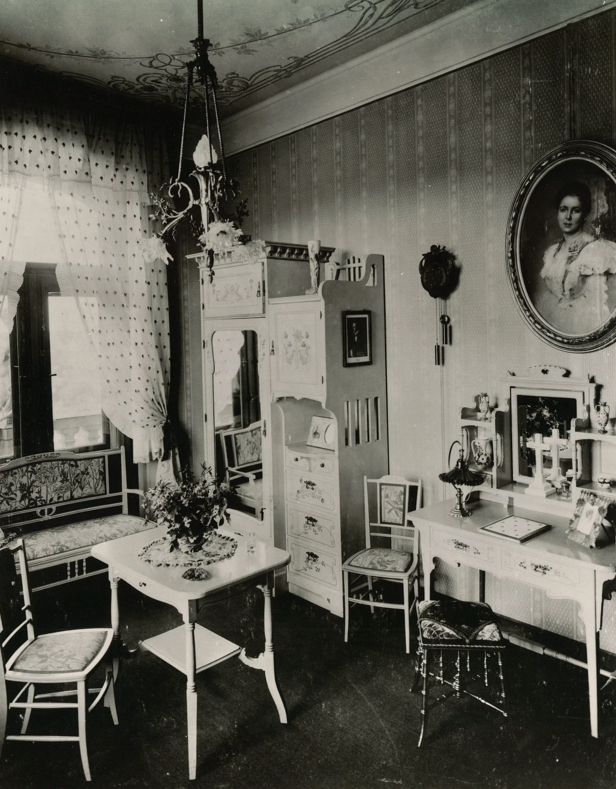 Leaders, industrialists and epic historical figures in the Mysterious ...