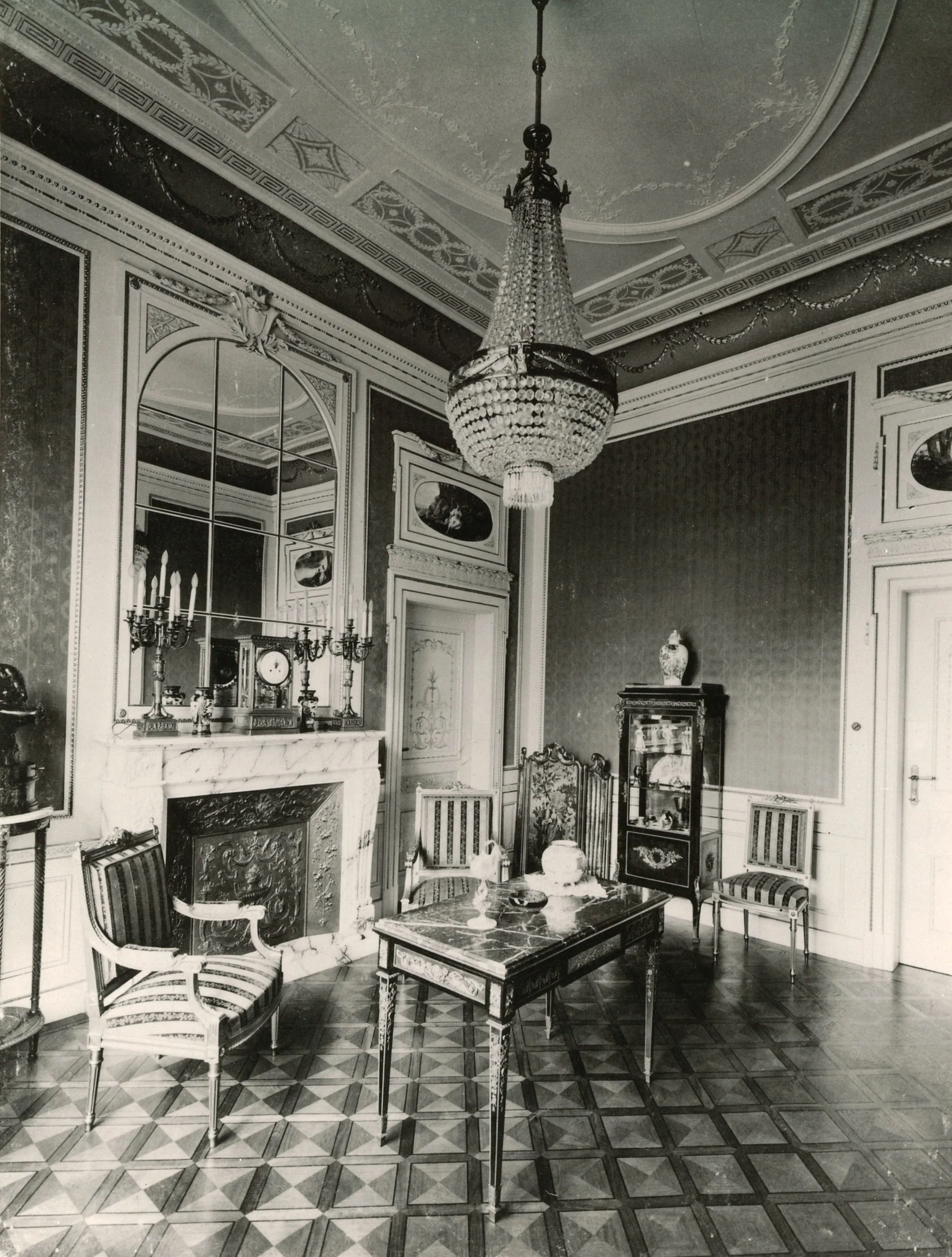 Leaders, industrialists and epic historical figures in the Mysterious ...