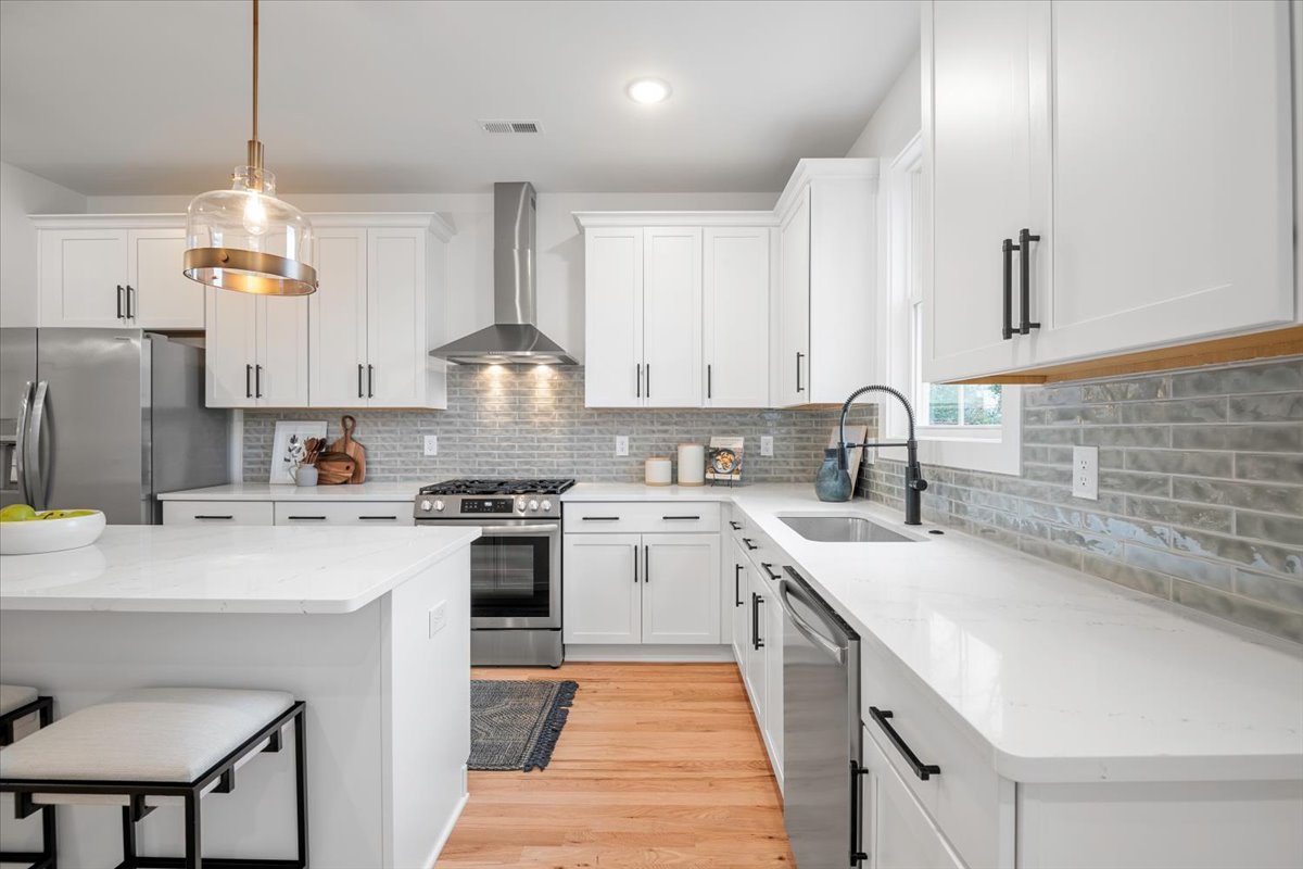 Kitchen Design Trends 2025: What's Hot in Custom Home Kitchens — Keel ...