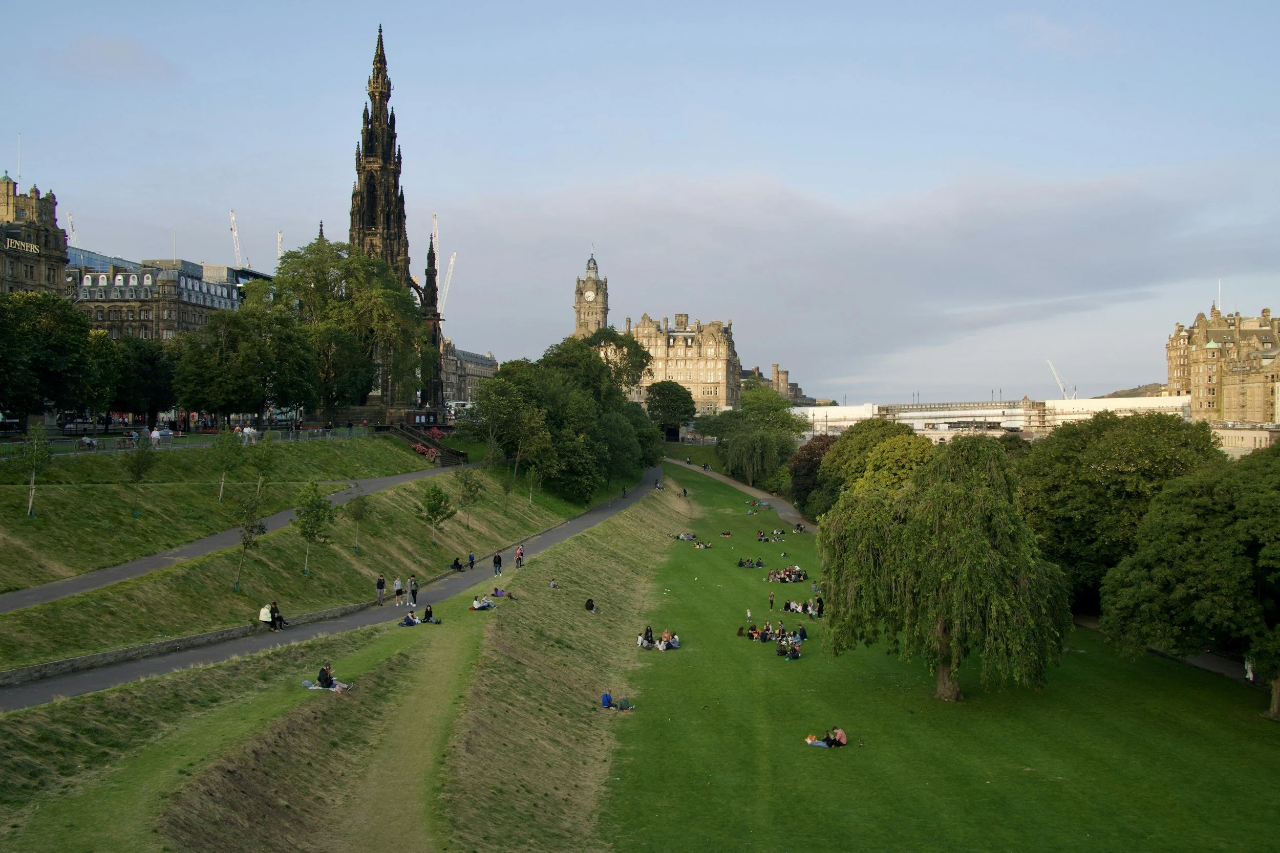 Travel Guide to Edinburgh, Scotland - the Athens of the North — Go Ask ...