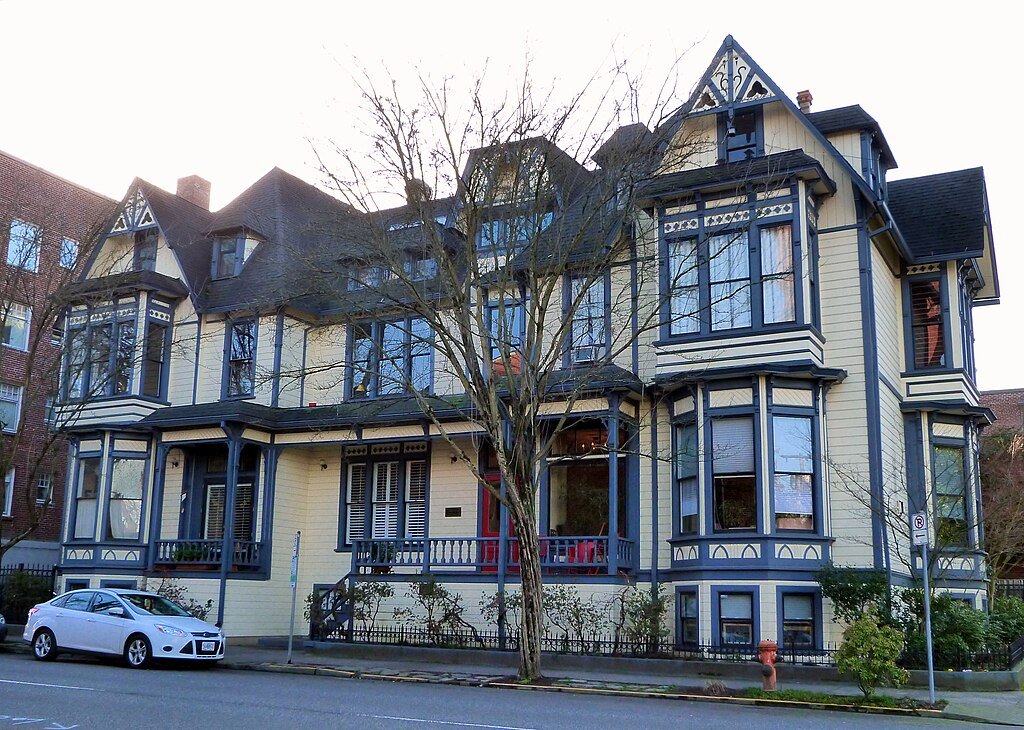 Where to Stay in Portland, Oregon - 4 Best Areas + Hotel Recs — Go Ask ...