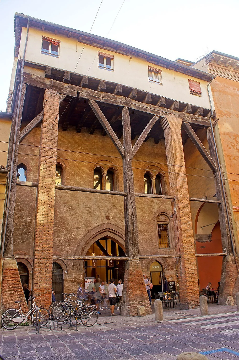 Travel Guide to Bologna - the Food Capital of Italy — Go Ask A Local