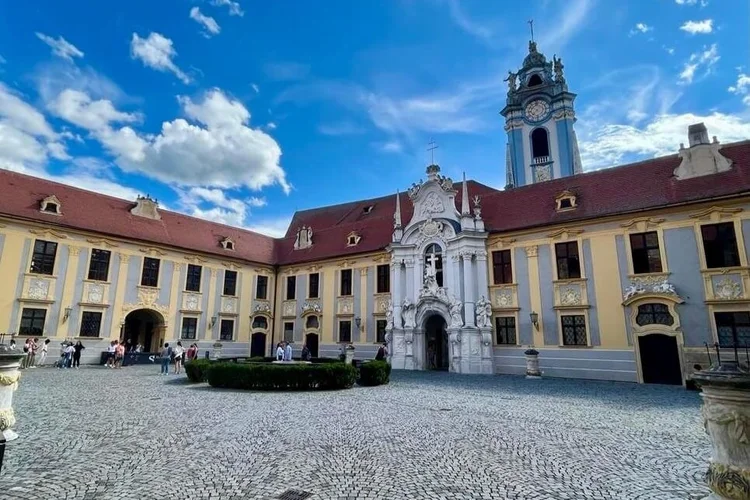Explore historic Dürnstein and top Wachau wineries on the River Danube ...