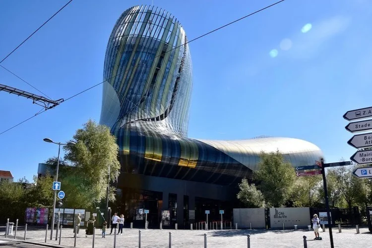 Spend 2 days in Bordeaux and visit the famous Cité du Vin wine museum ...