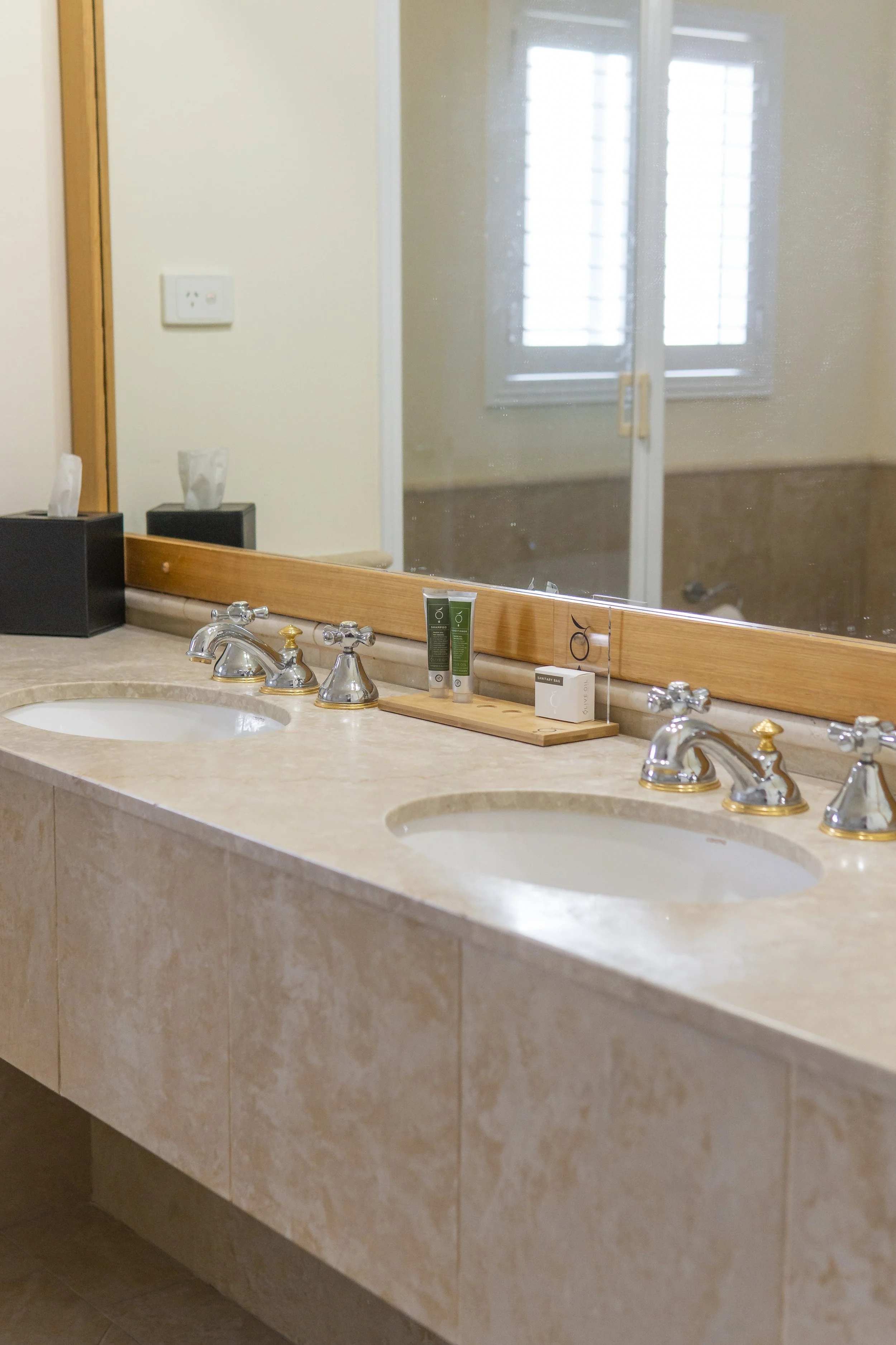 Signature Family Studio — The Quarters