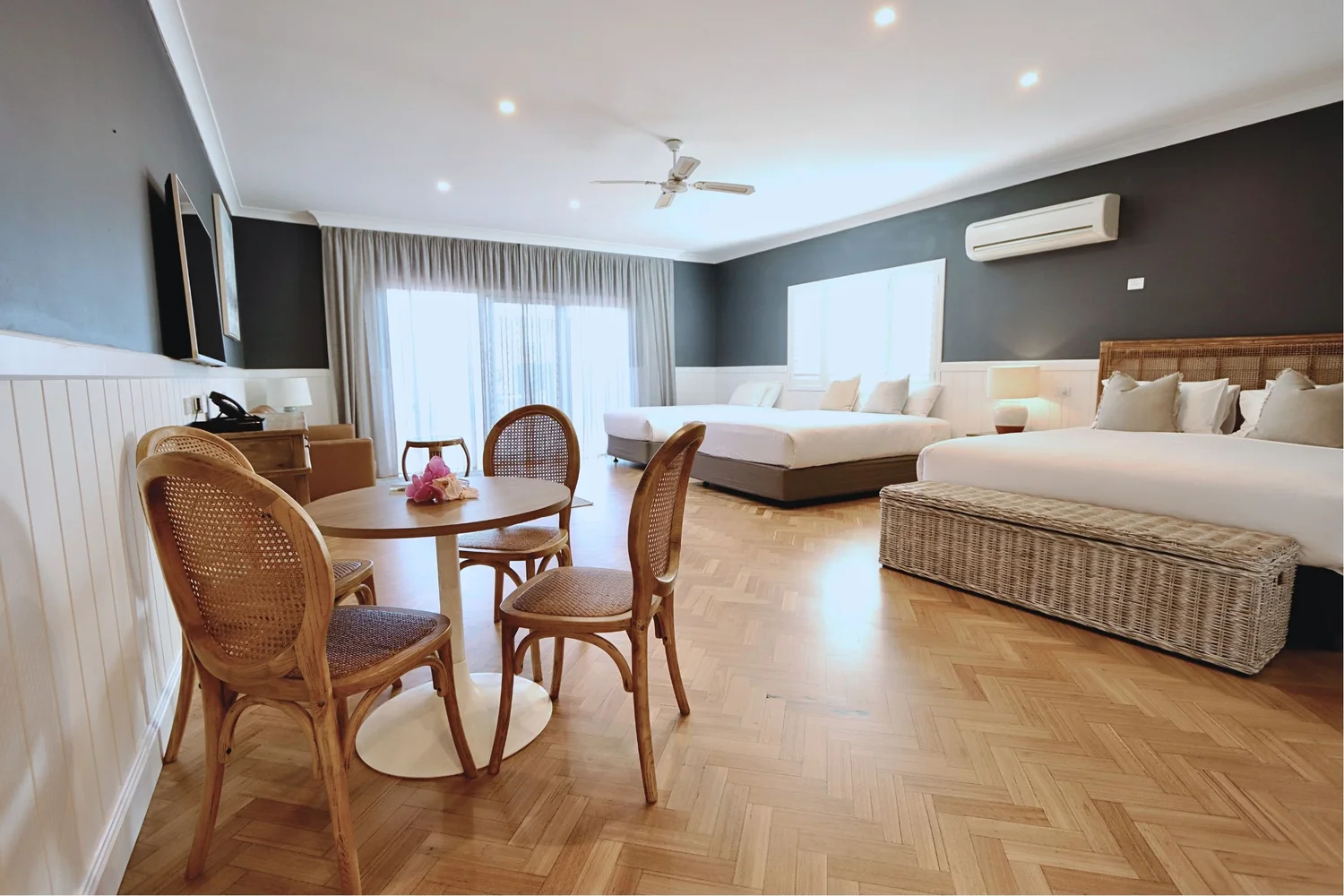 Signature Family Studio — The Quarters