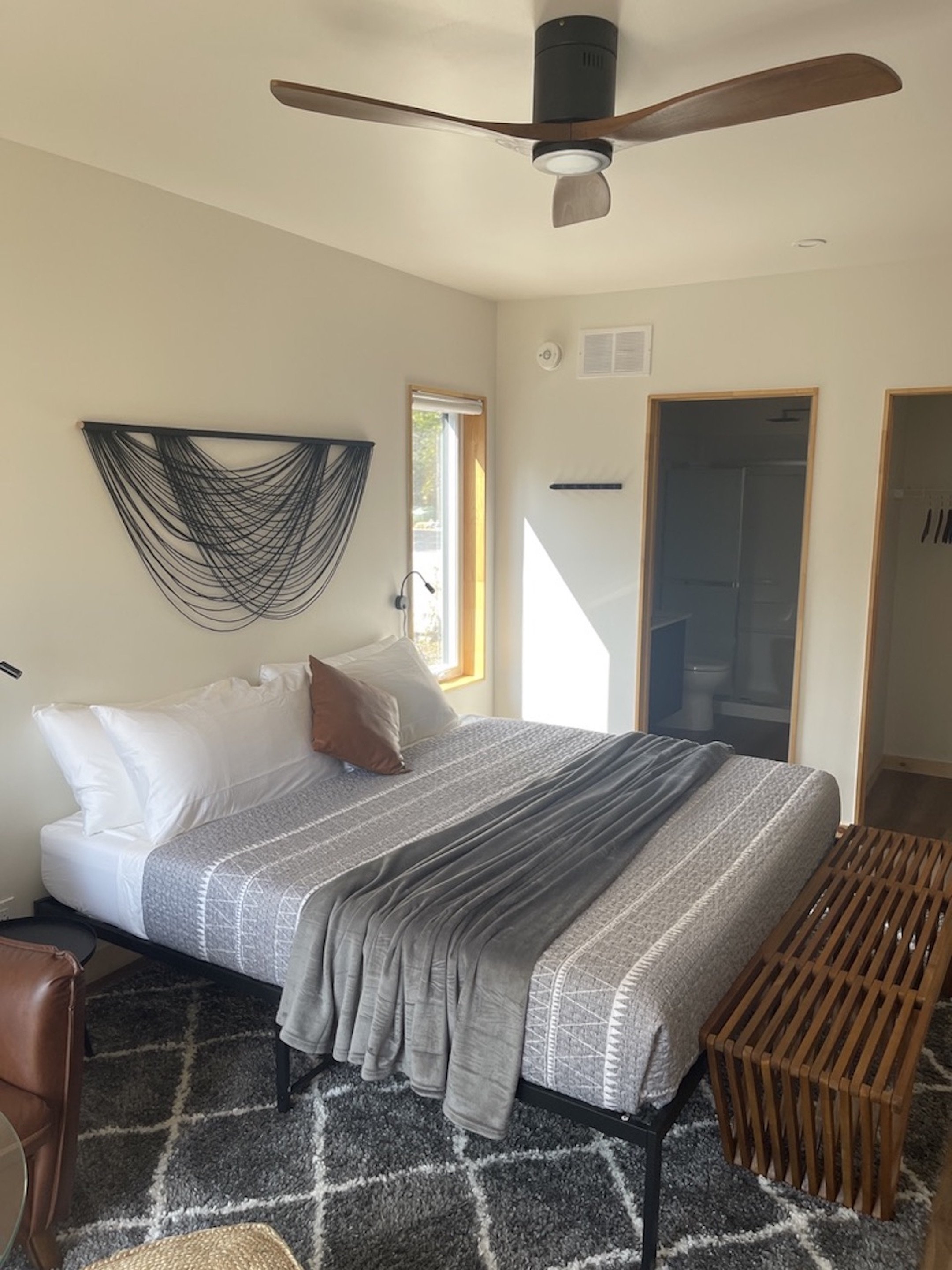 STONE COVE EVO B&B — STONE COVE // EVO LUXURY WATERFRONT BED + BREAKFASTS