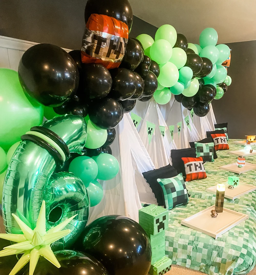 Minecraft — Party Hero