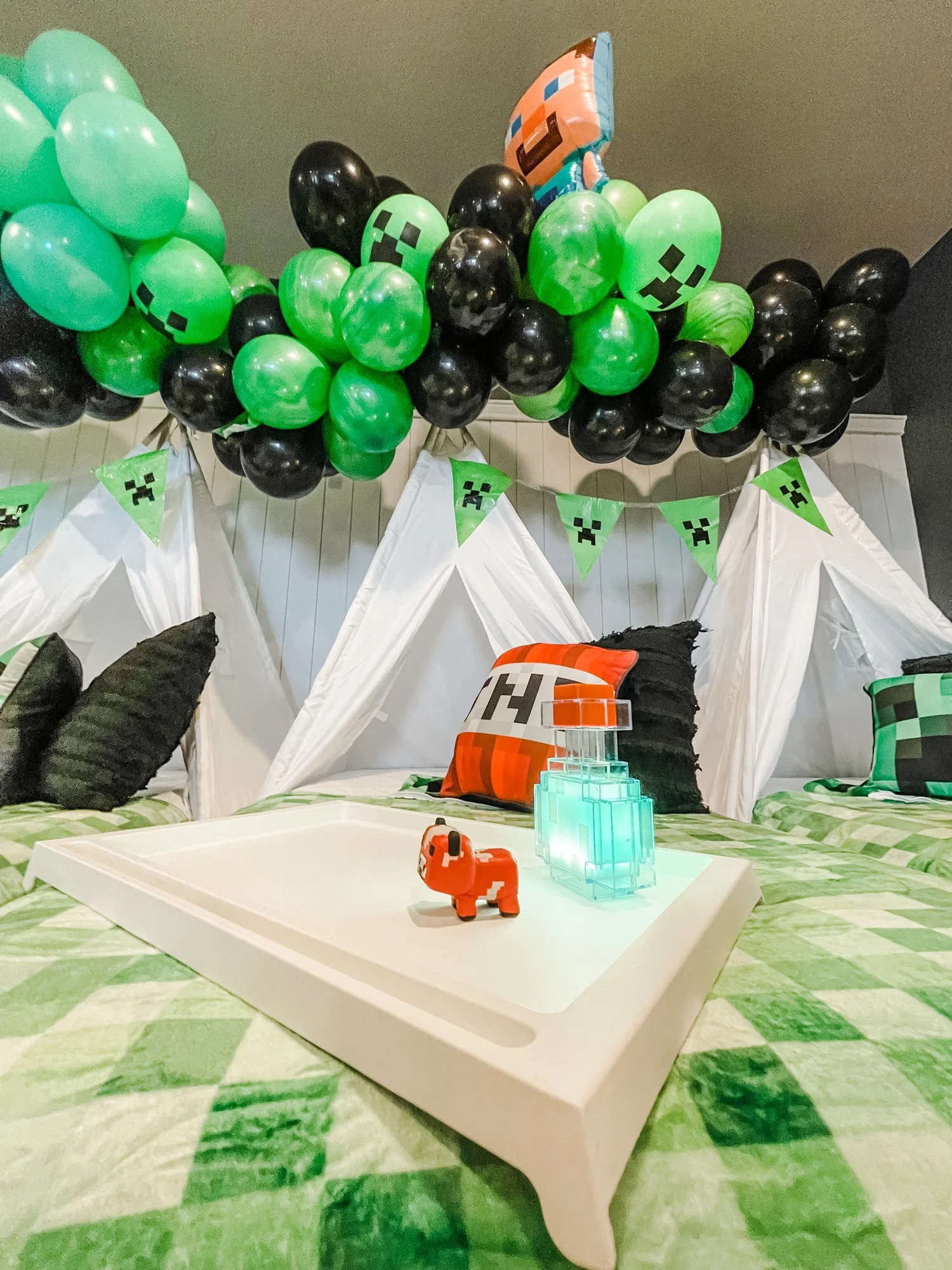 Minecraft — Party Hero