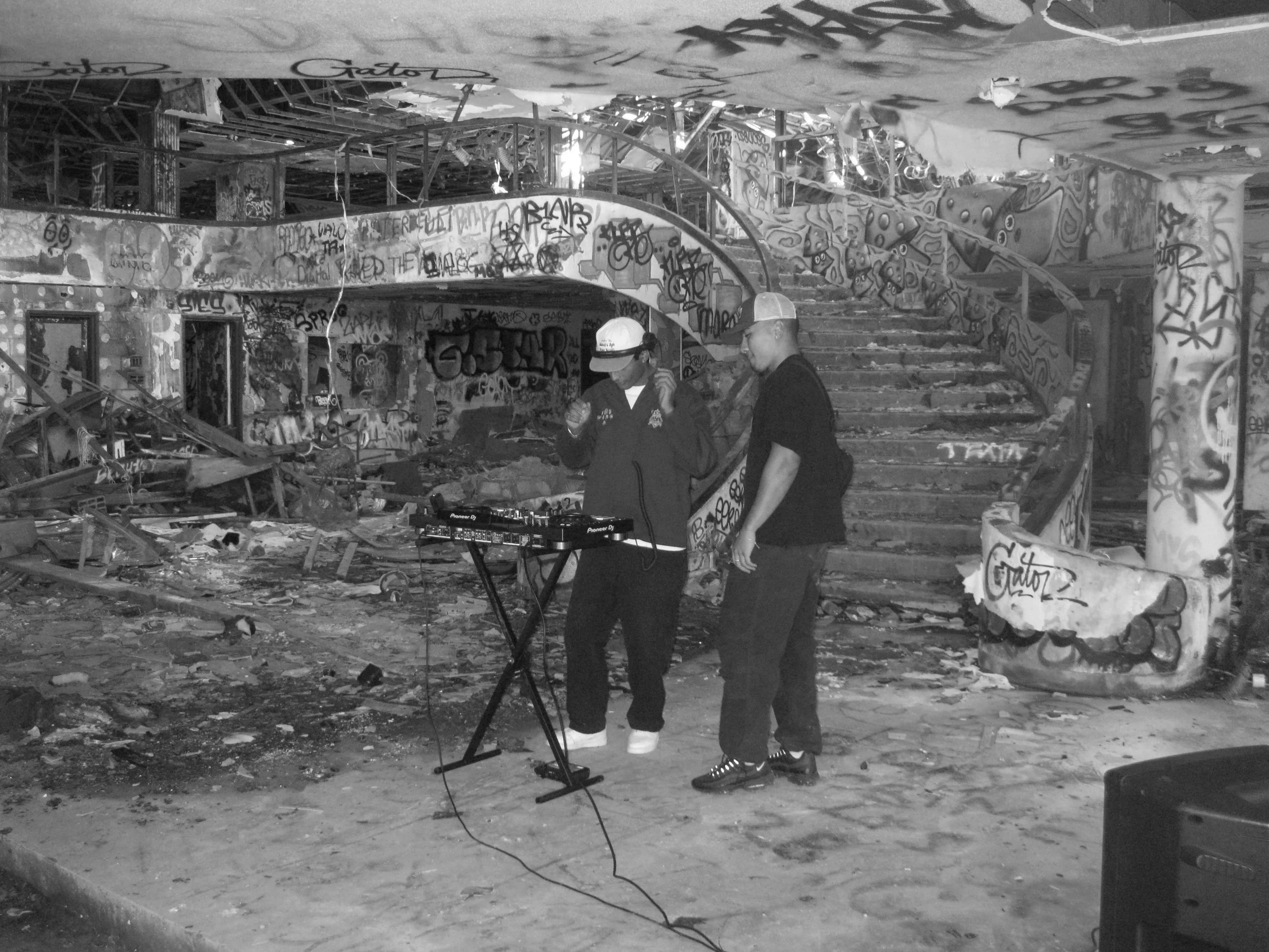 PRETTY STANDARD CLOTHING - SYDNEY WEB-STORE