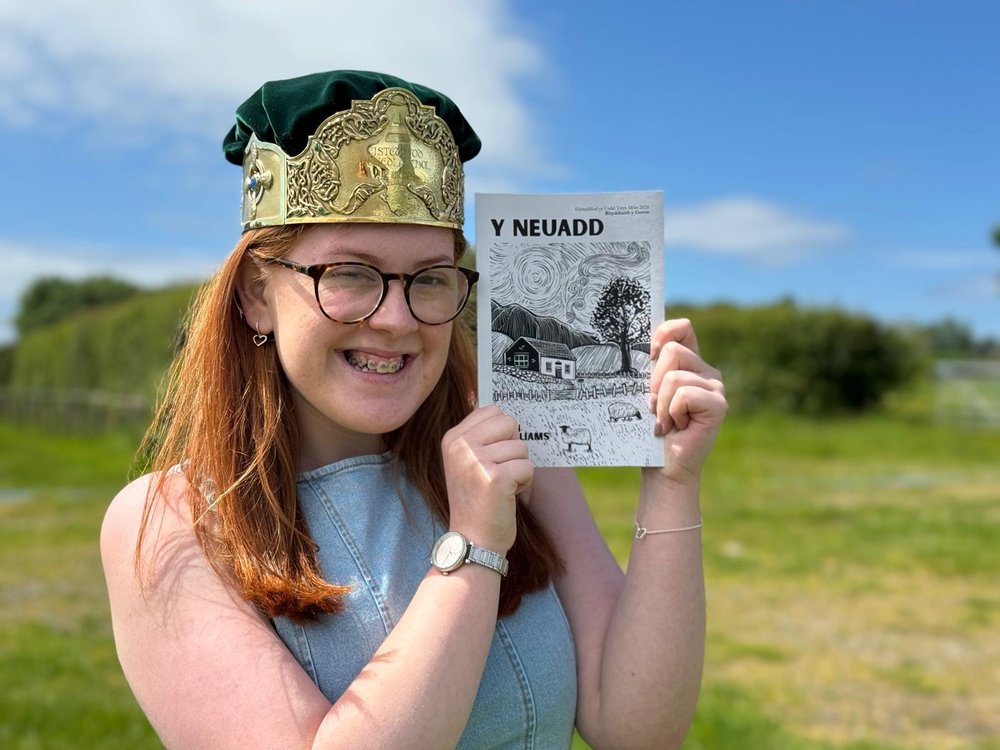 Cyhoeddiad: Y Neuadd - Elin Williams — Cyhoeddiadau'r Stamp