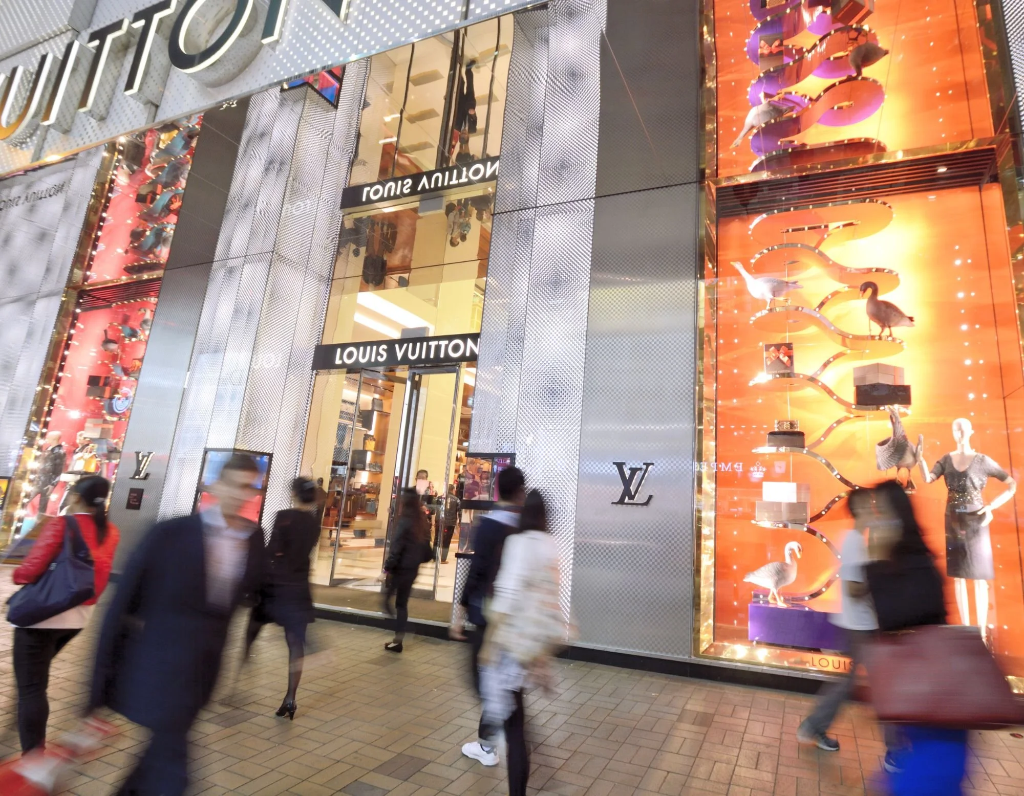 Louis Vuitton’s (LVMH) Business Succession Plan - Learn from the Rich ...