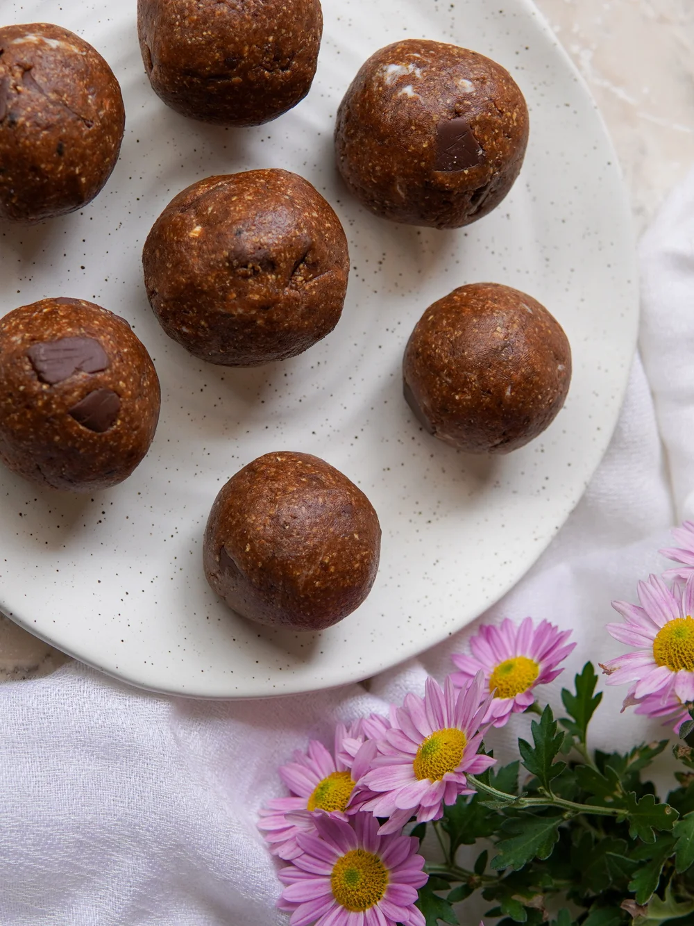 Vegan Choc Protein Balls — Umoya Wellness