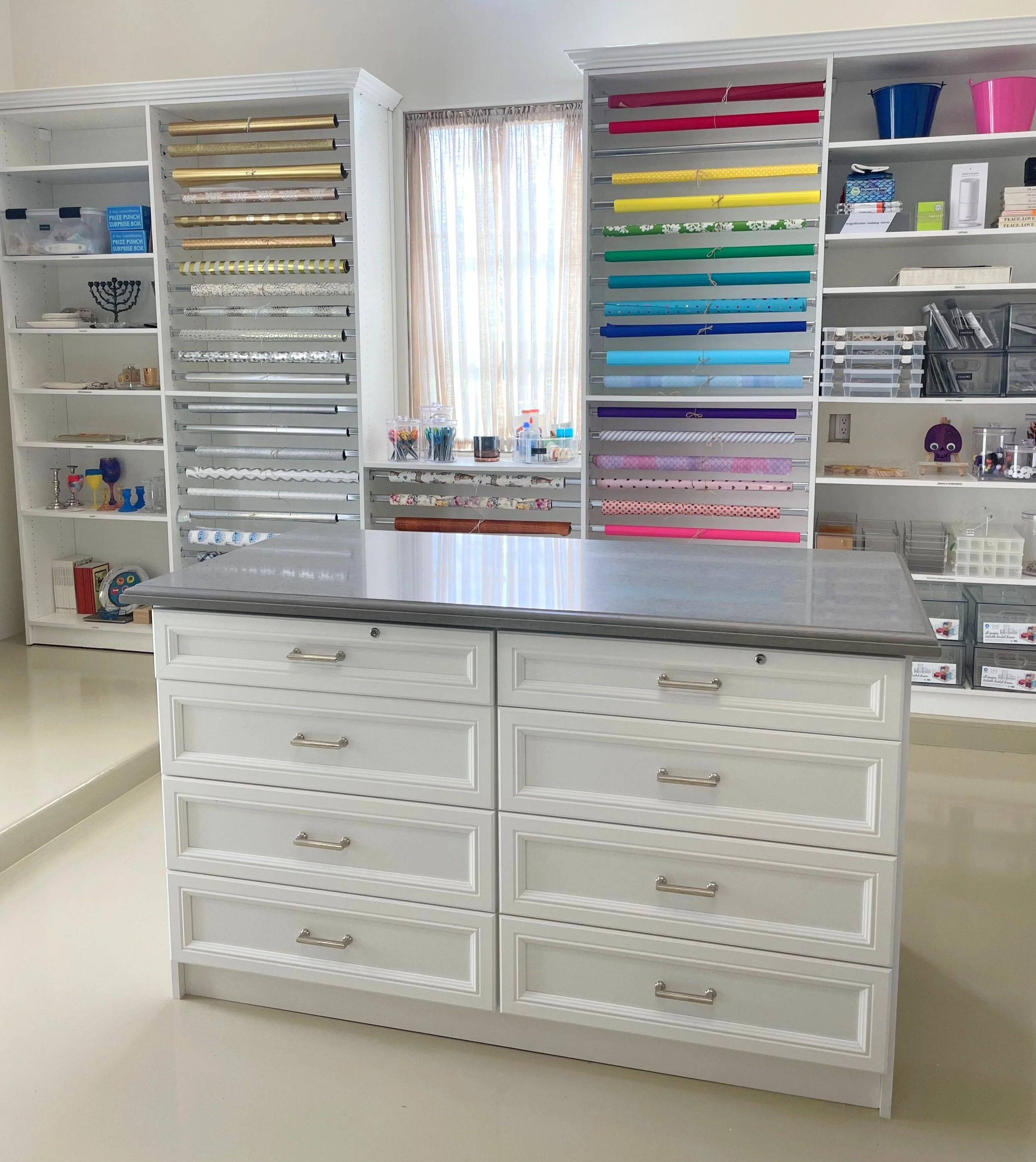 How To Organize & Store: Easy Gift Wrapping Supplies Station ...