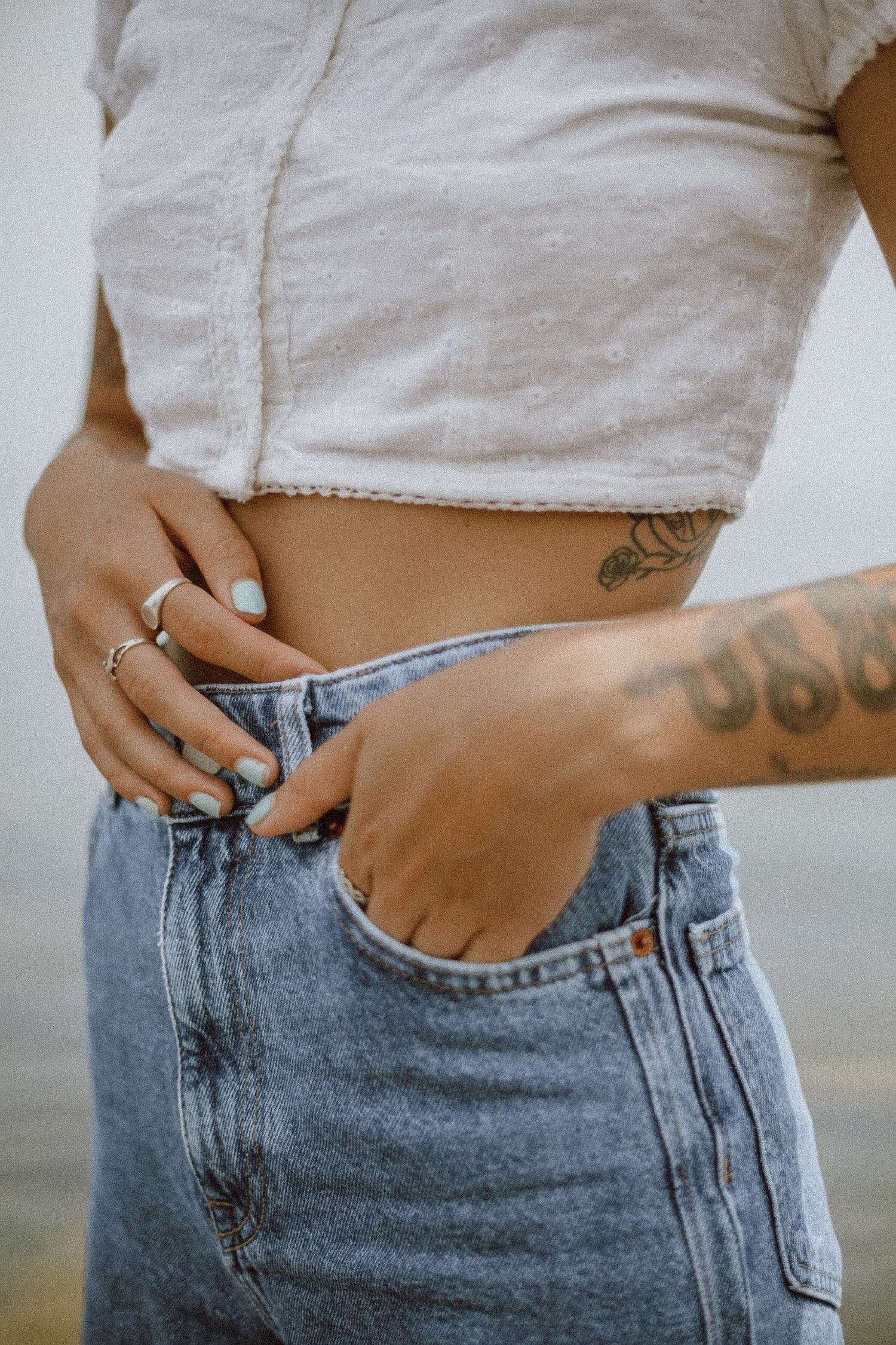 Hourglass Syndrome: The Causes and Treatment of Stomach Gripping